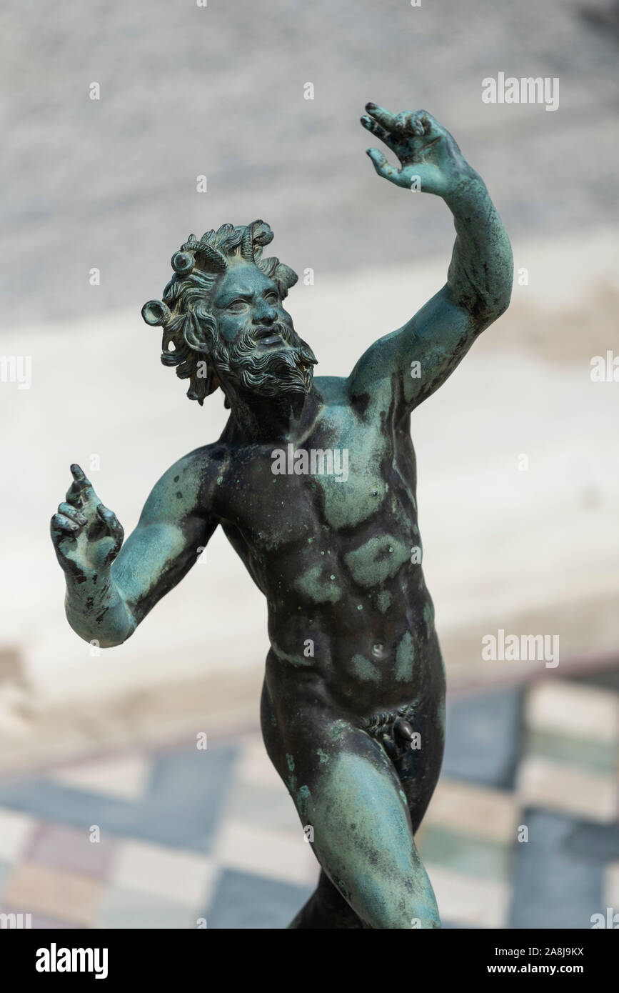 Faun statue hi-res stock photography and images - Alamy