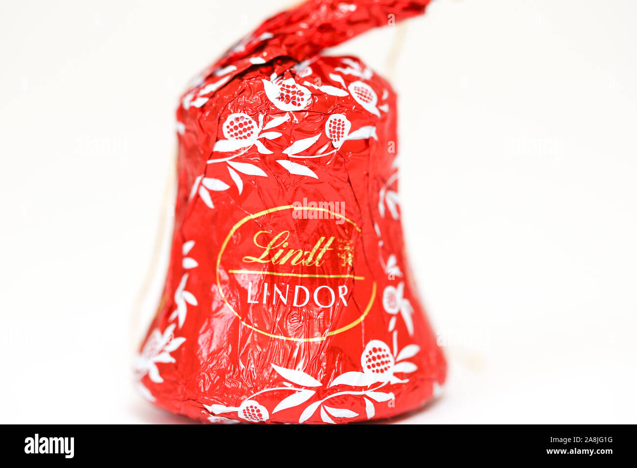 Wrapped lindt lindor candies hi-res stock photography and images - Alamy