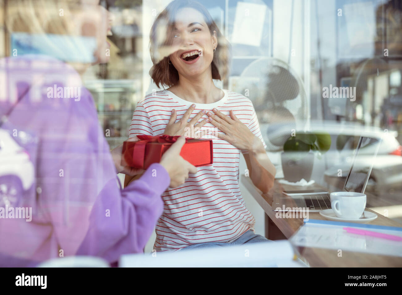 Receive present hi-res stock photography and images - Alamy