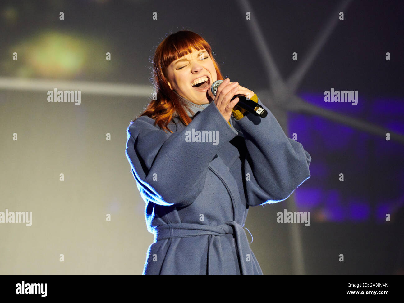 Berlin, Germany. 09th Nov, 2019. The singer Jennifer Kothe sings ...