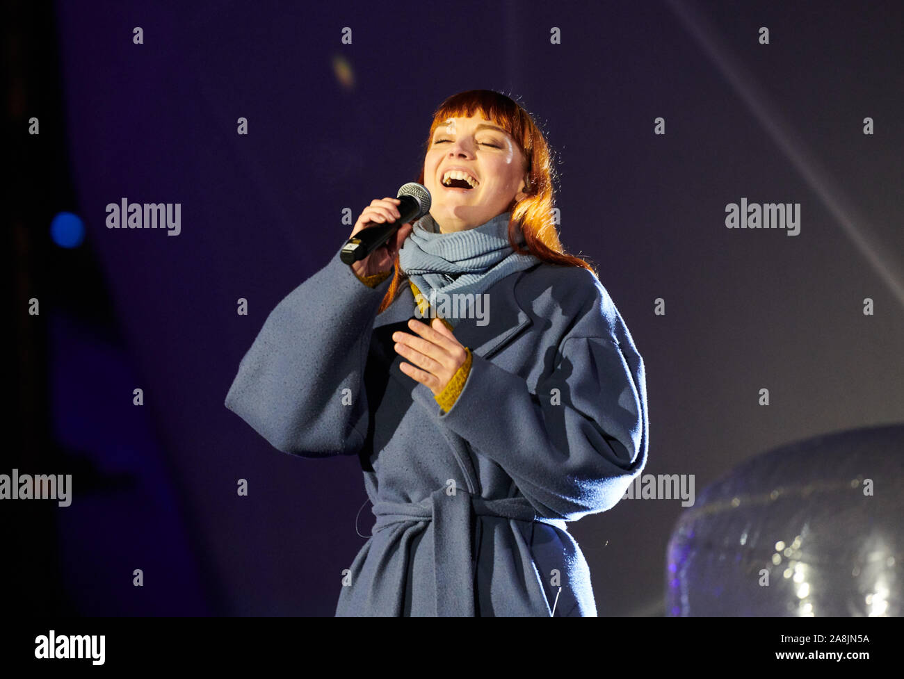 Berlin, Germany. 09th Nov, 2019. The singer Jennifer Kothe sings ...