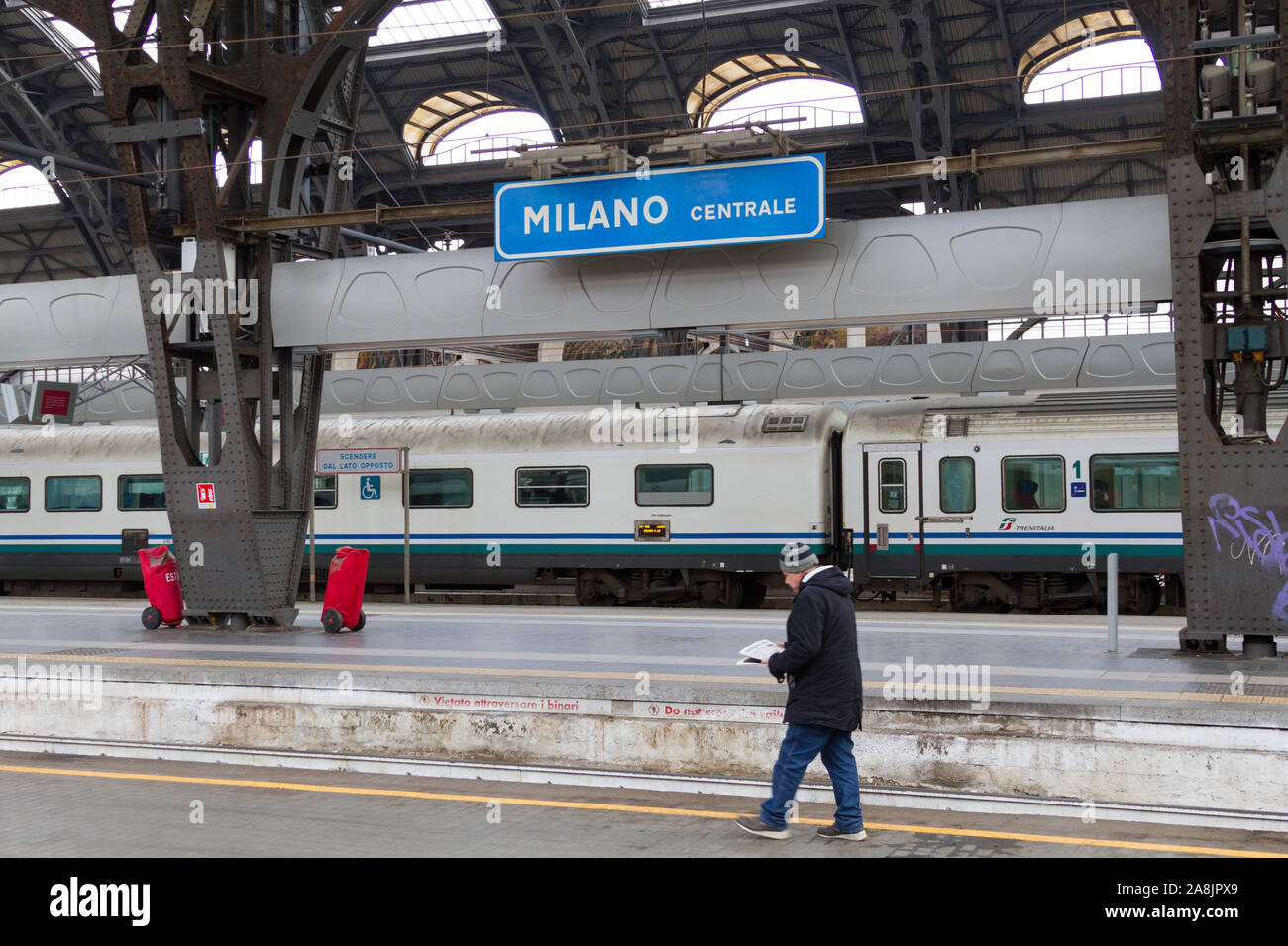 The Milan Central Station, a major railway hub in Northern Italy Stock ...