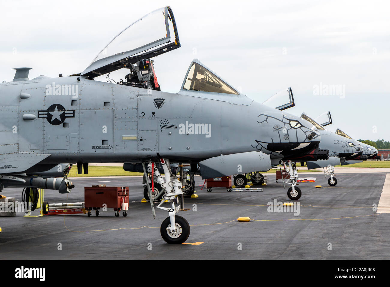 United States Air Force A-10 Thunderbolt II 'Warthogs' on the hot ramp ...