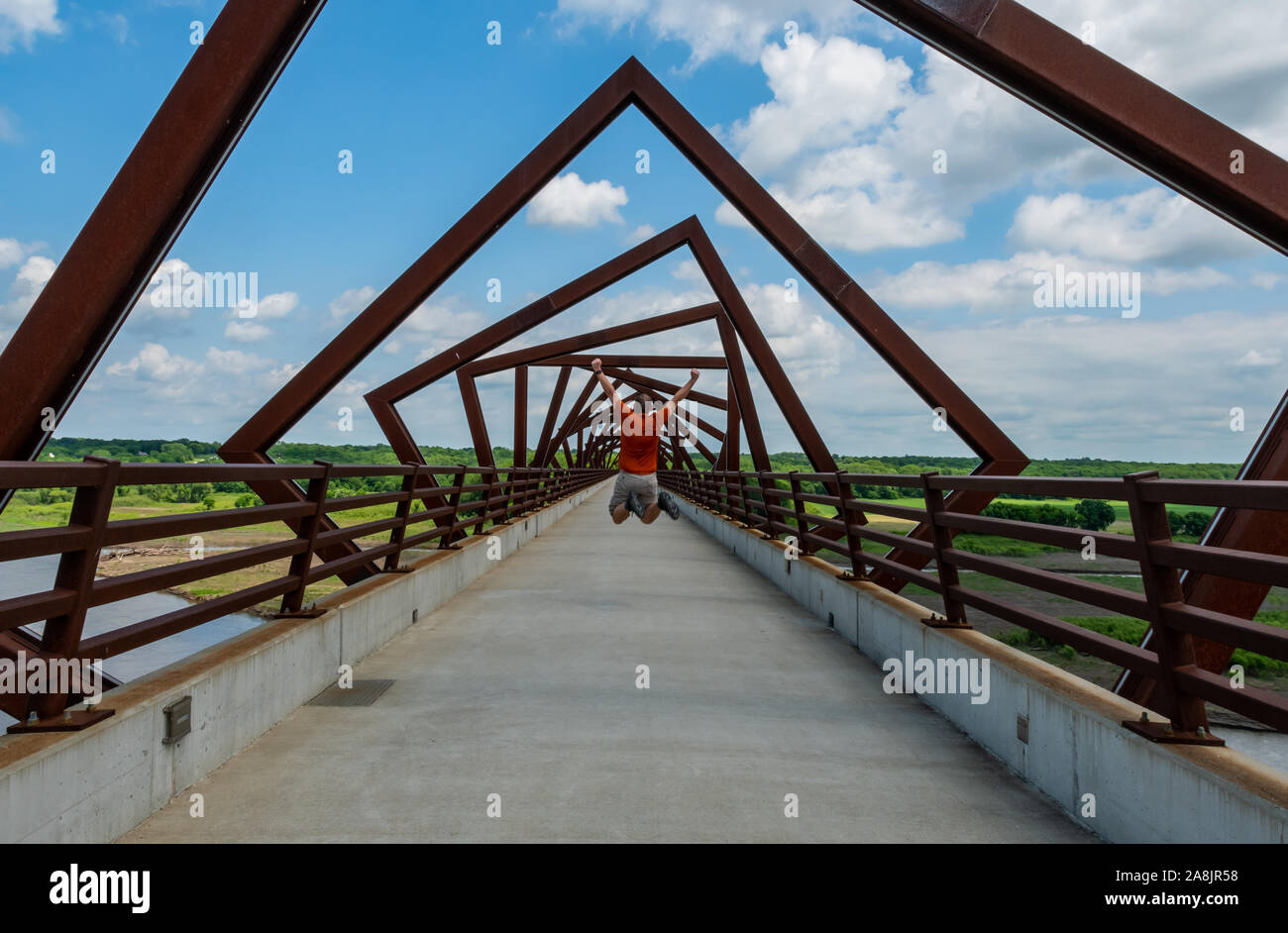 Twisting bridge hi-res stock photography and images - Alamy