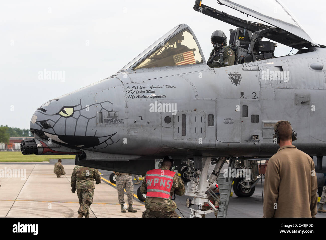 United States Air Force A-10 Thunderbolt II 'Warthogs' on the hot ramp ...