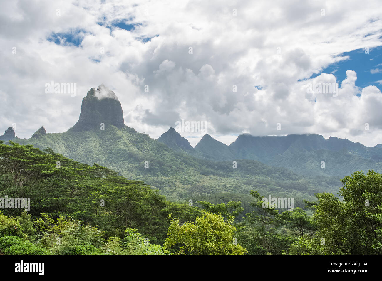 Tahiti volcano hi-res stock photography and images - Alamy