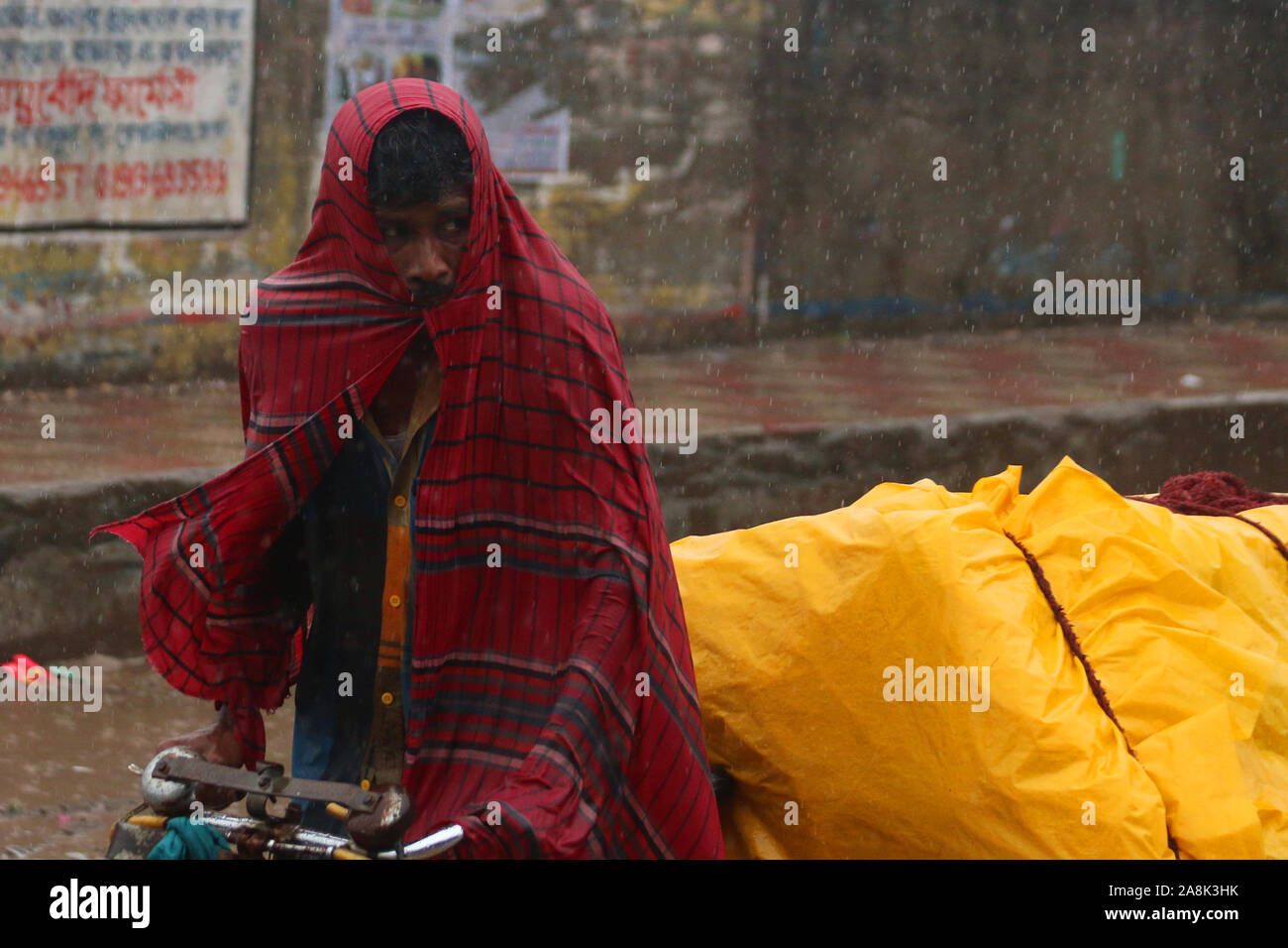 Bulbul india cyclone hi-res stock photography and images - Alamy
