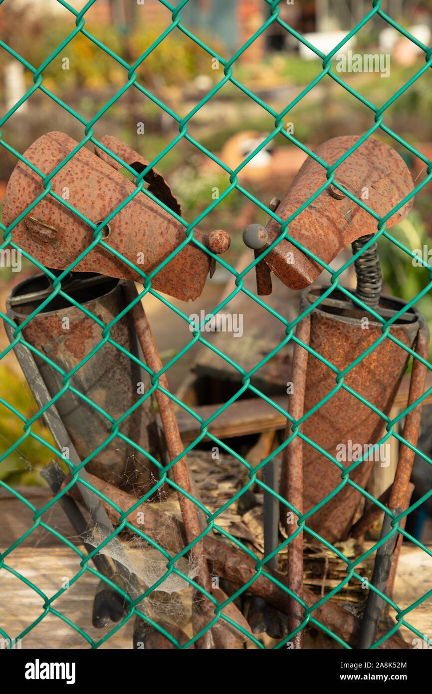 Rusty trellis hi-res stock photography and images - Alamy