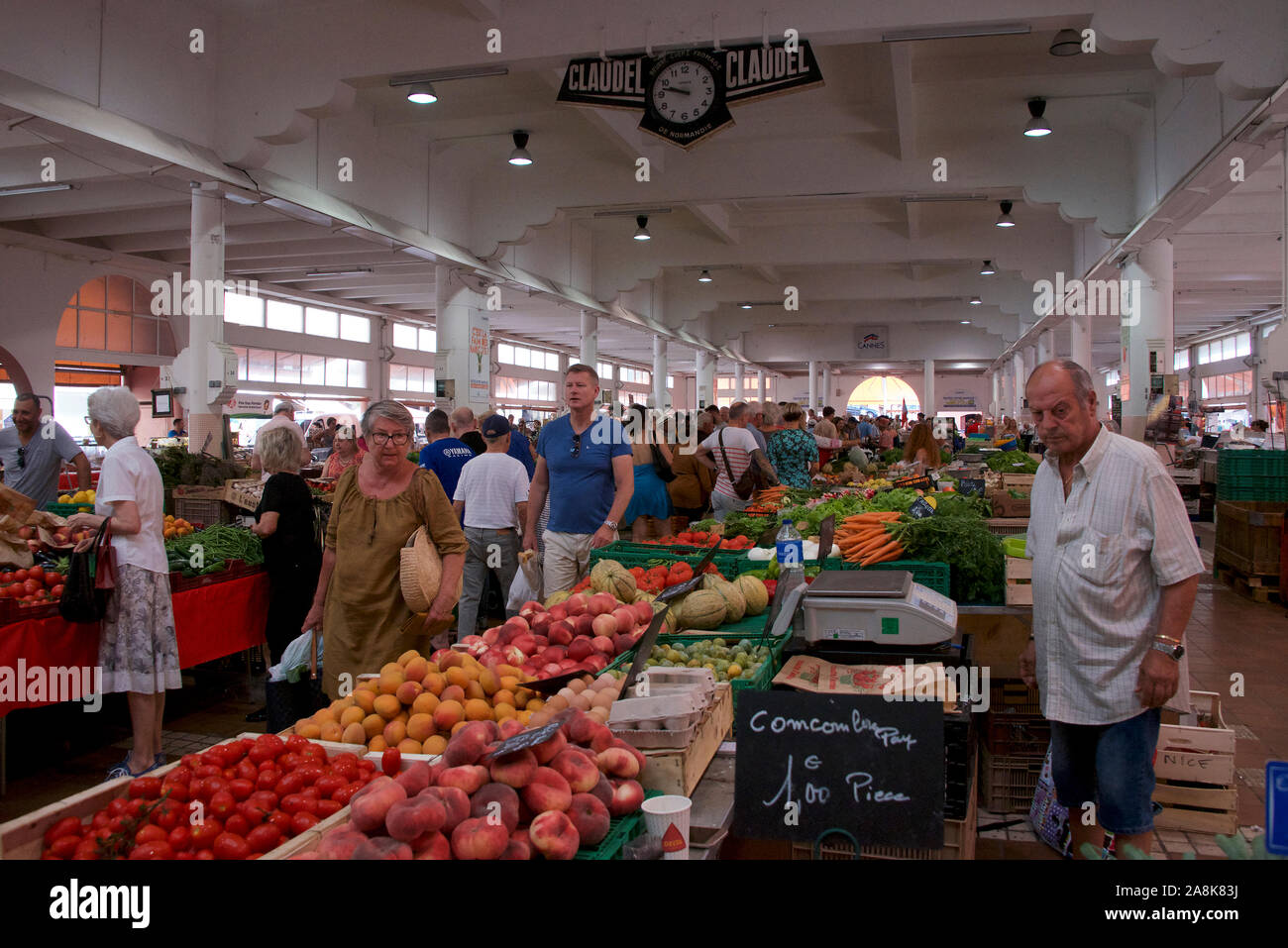 Cannes market hi-res stock photography and images - Alamy
