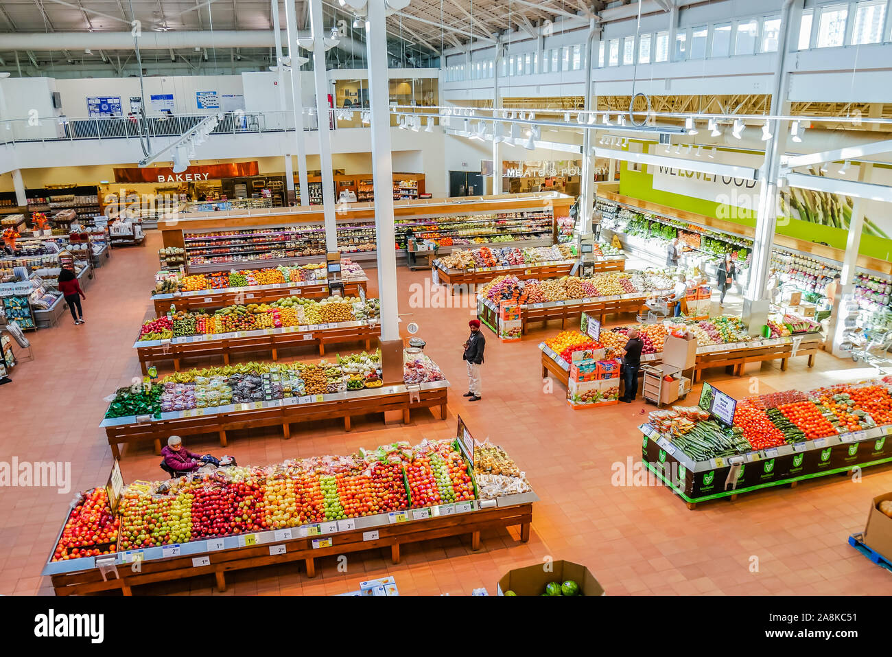 large grocery store Stock Photo - Alamy