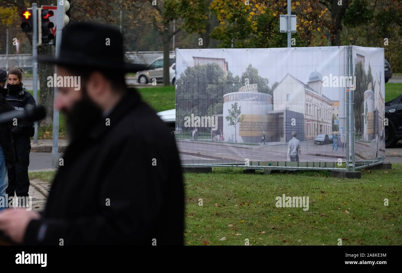 08 November 2019, Saxony-Anhalt, Dessau-Roßlau: Elisha Portnoy, Rabbi ...