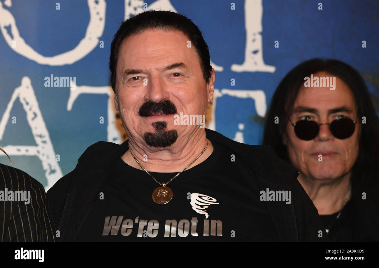 Munich, Germany. 07th Nov, 2019. The musician Bobby Kimball stands ...