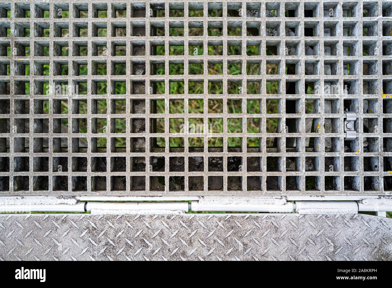 Open grid flooring hi-res stock photography and images - Alamy