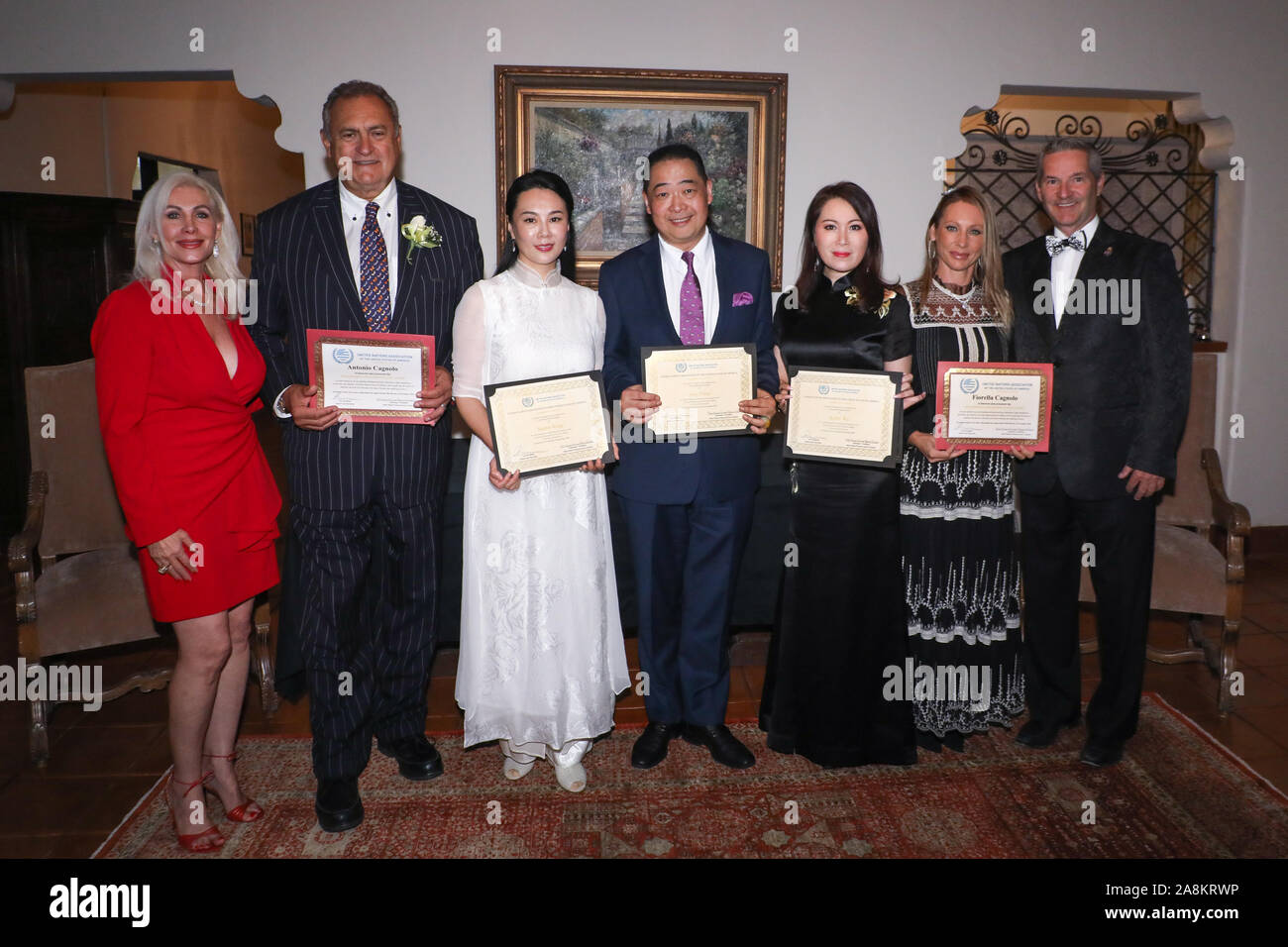 Beverly Hills, California, USA. 6th November, 2019. Karen Cantrell ...