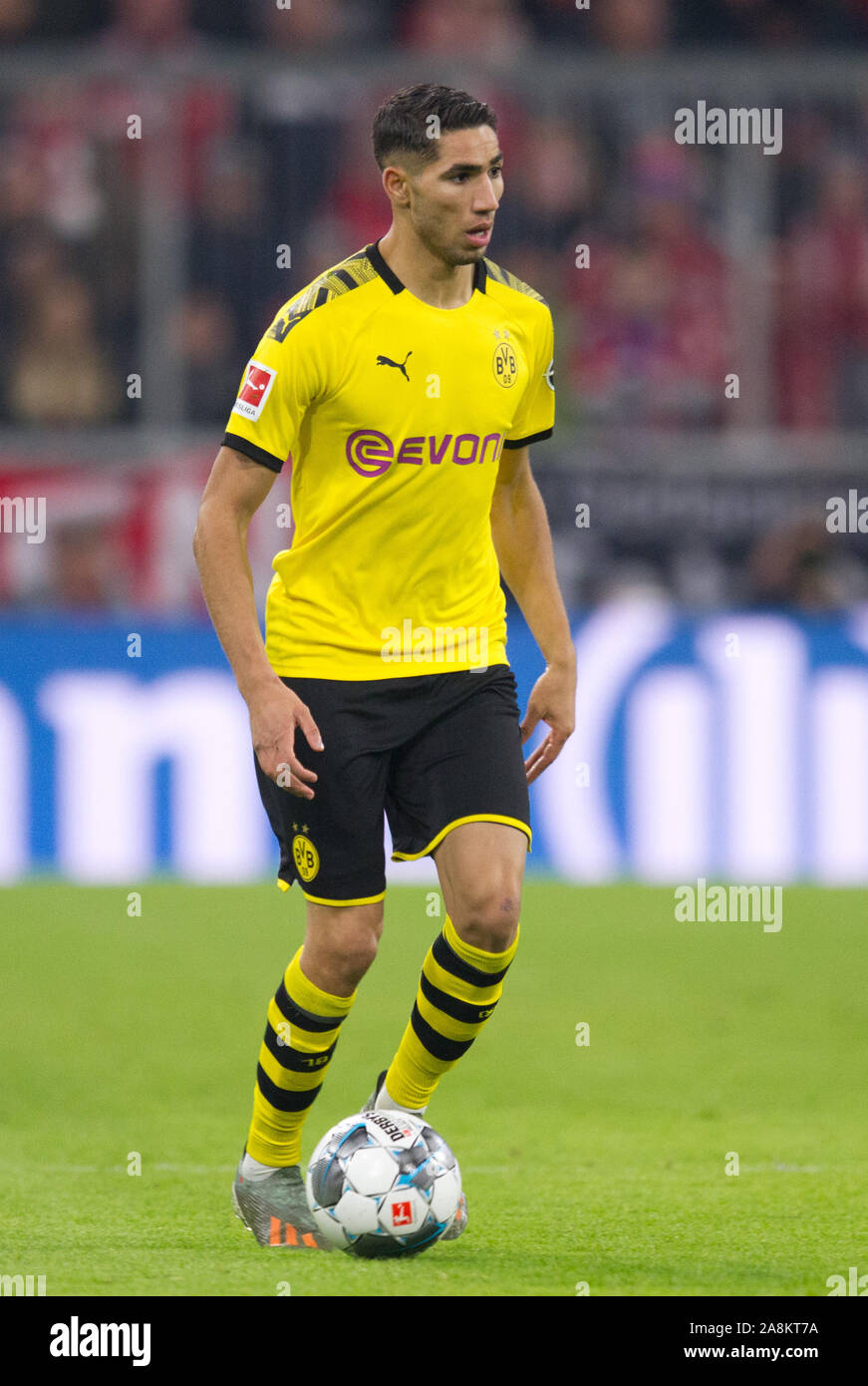 Munich, Germany. 09th Nov, 2019. Achraf Hakimi (BVB) on the ball ...