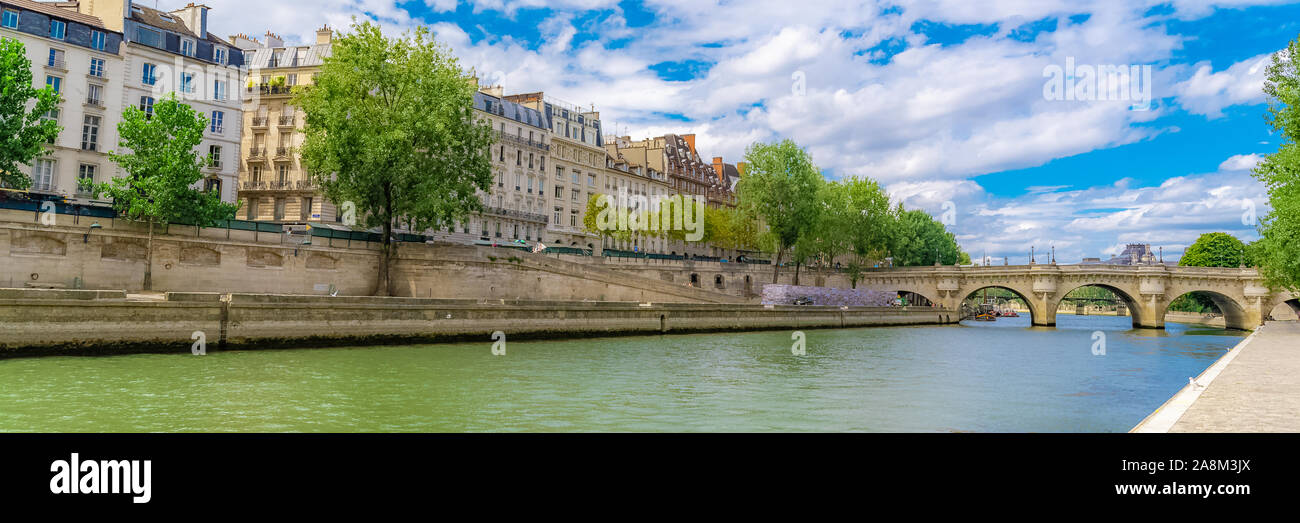 Paris, panorama of the Pont-Neuf, with typical buildings in background ...