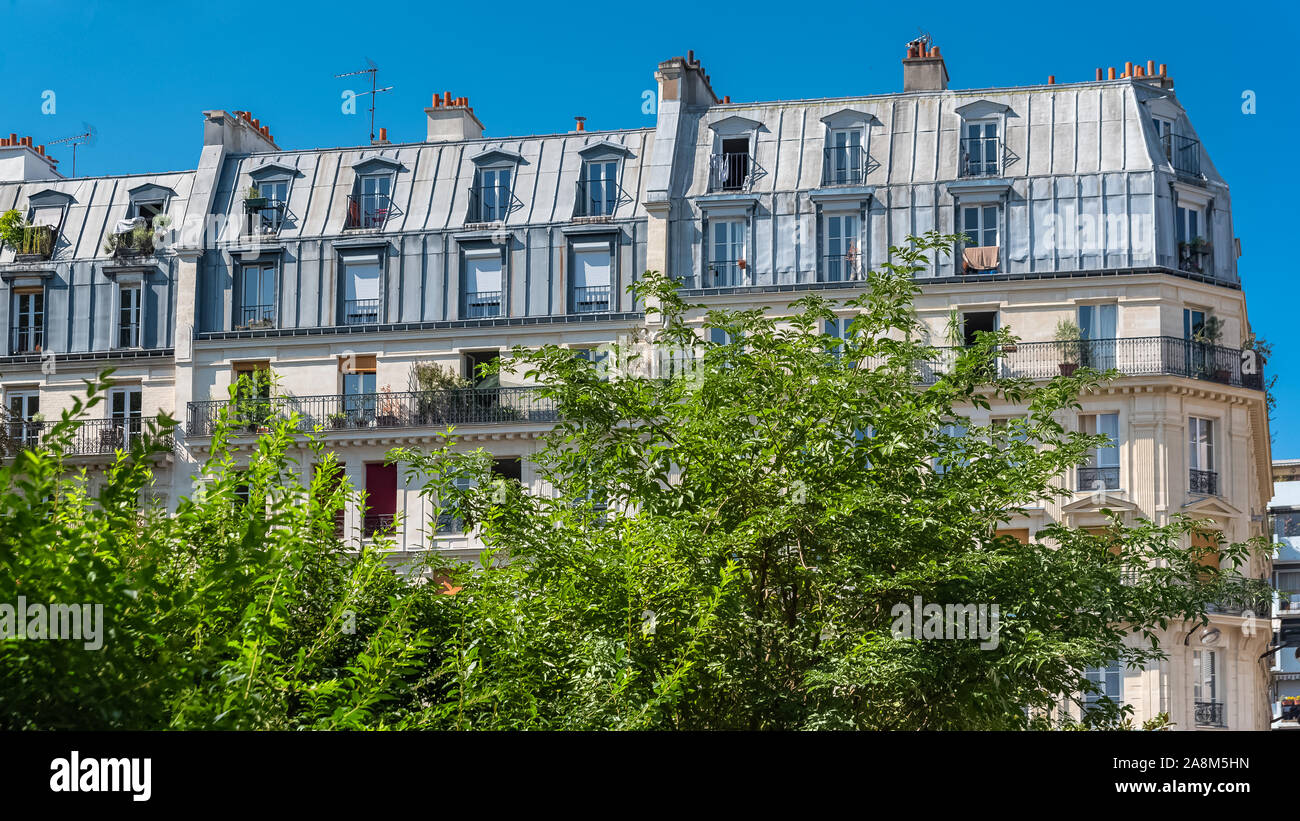 Typical houses in paris hi-res stock photography and images - Alamy