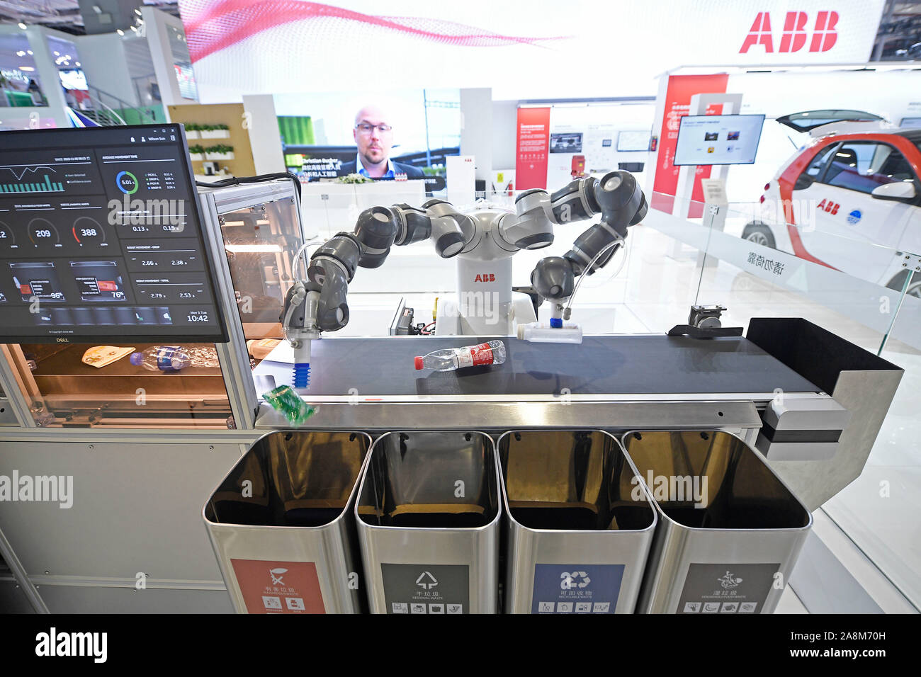Shanghai, China. 5th Nov, 2019. Garbage sorting robot Yumi demonstrates ...