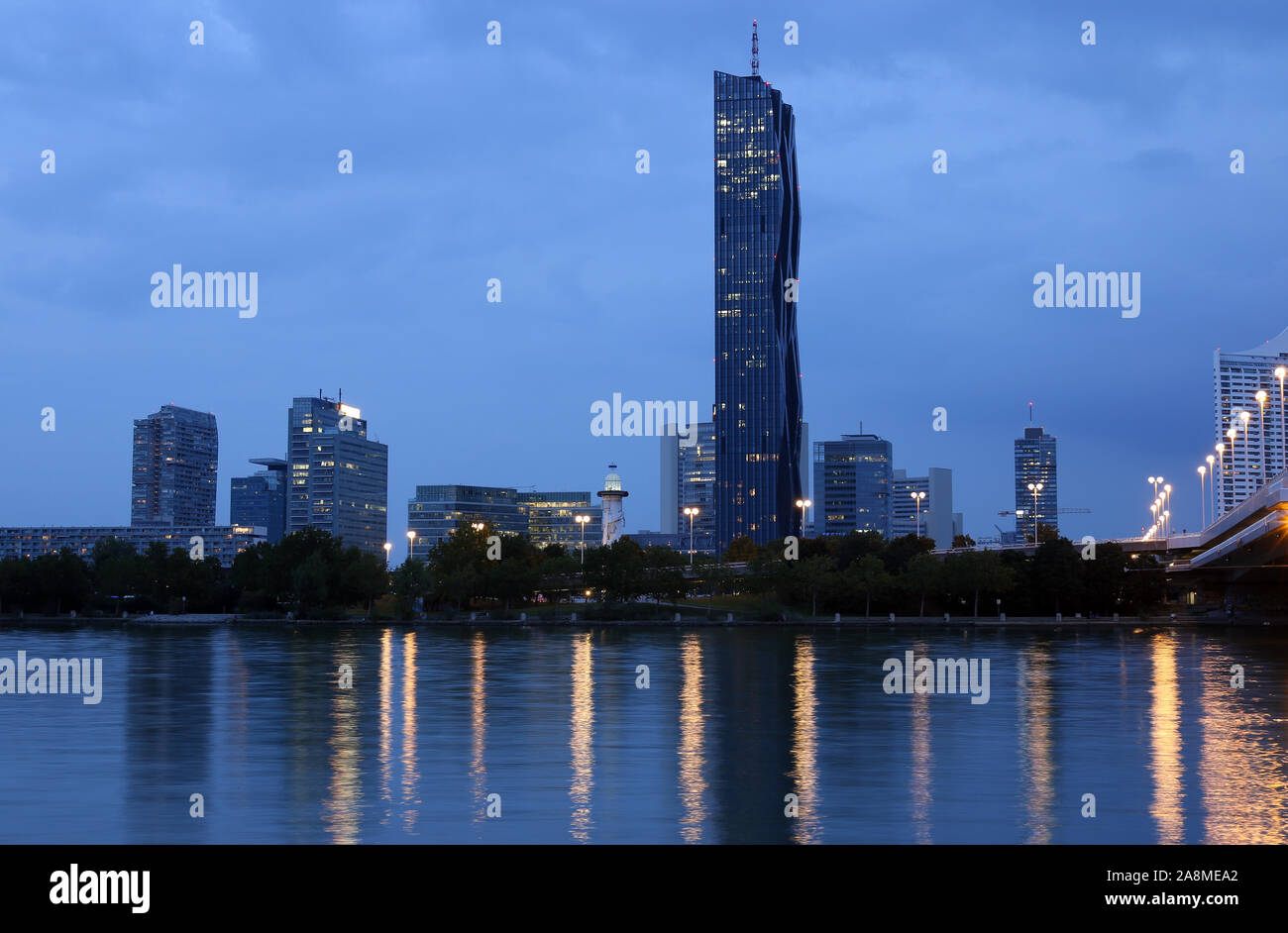 Vienna skyline at night hi-res stock photography and images - Alamy