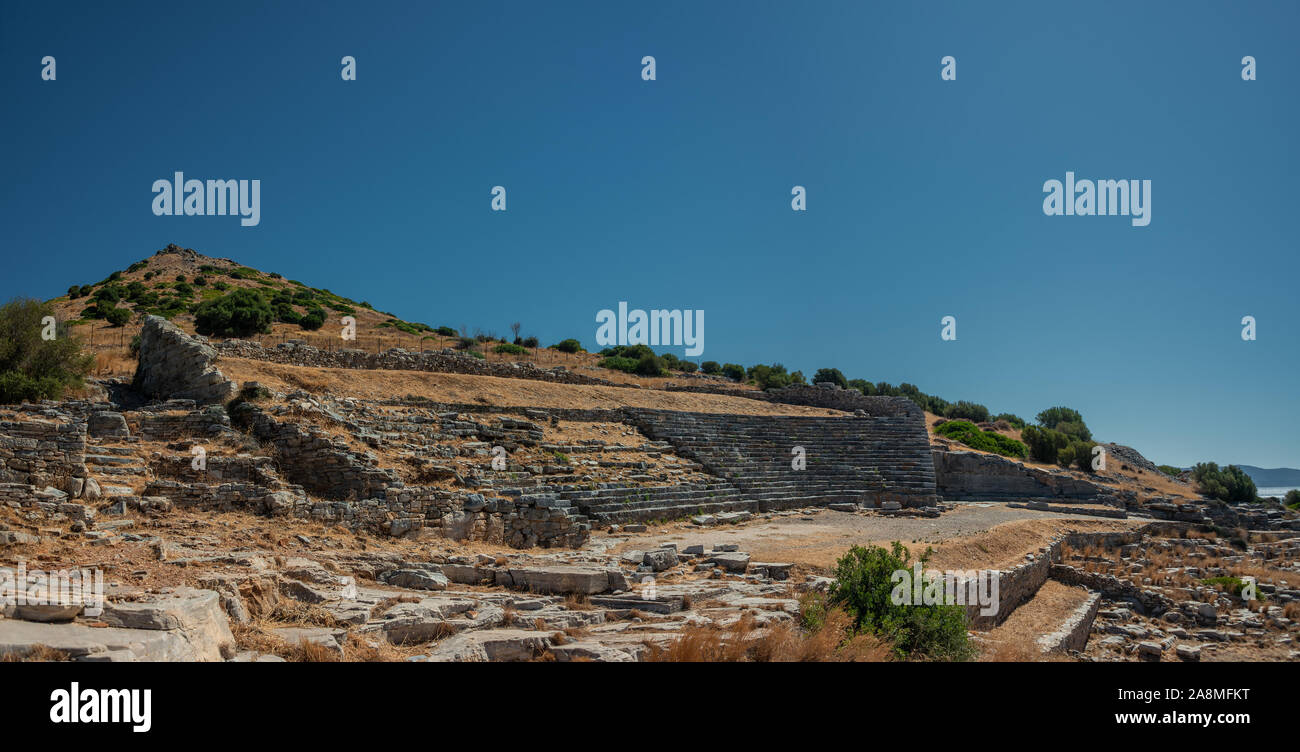 Ancient theatre thorikos hi-res stock photography and images - Alamy