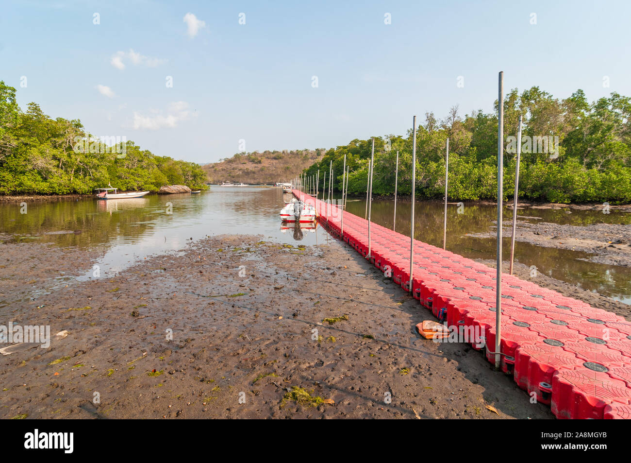 floating dock, Nusa Lembongan, Bali Stock Photo - Alamy
