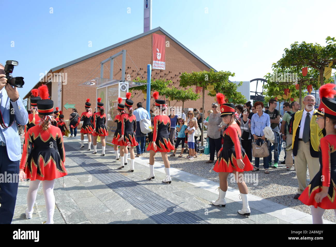 College majorettes hi-res stock photography and images - Alamy