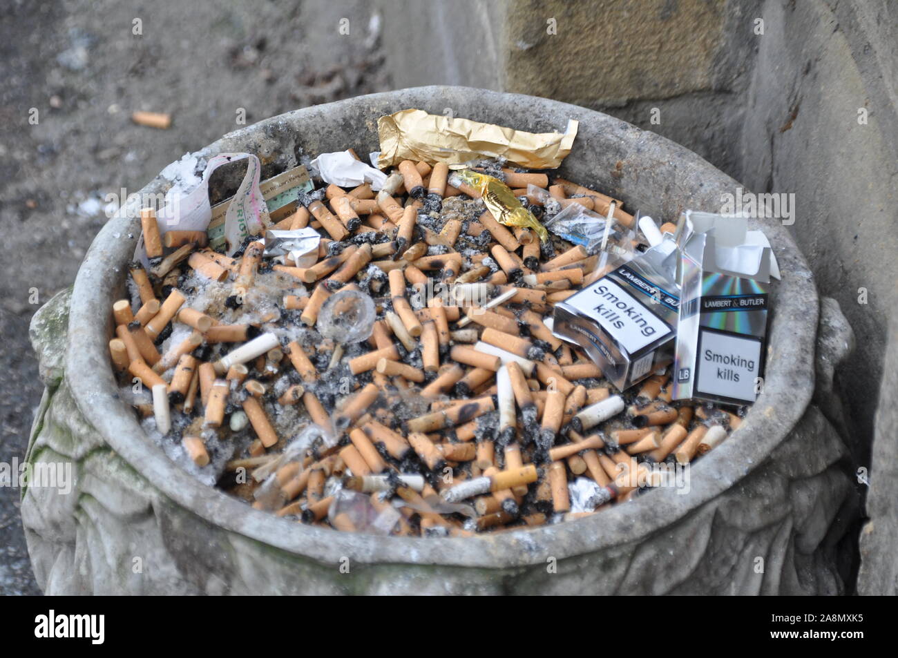 Very latge ashtray hi-res stock photography and images - Alamy