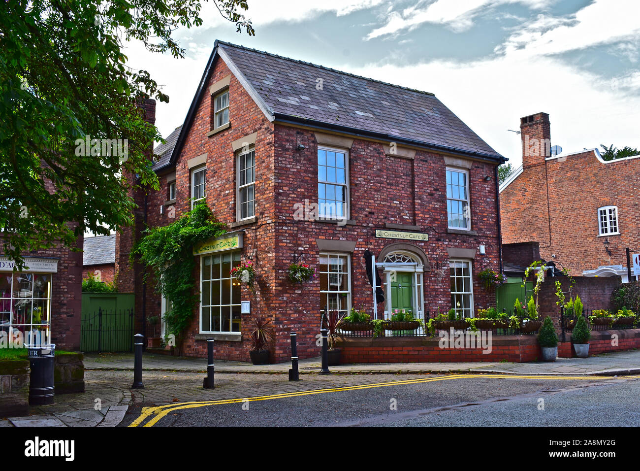 Tarporley village hi-res stock photography and images - Alamy