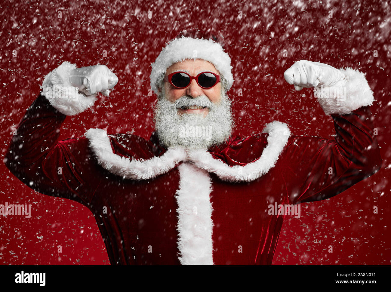 Santa claus wearing sunglasses hi-res stock photography and images - Alamy