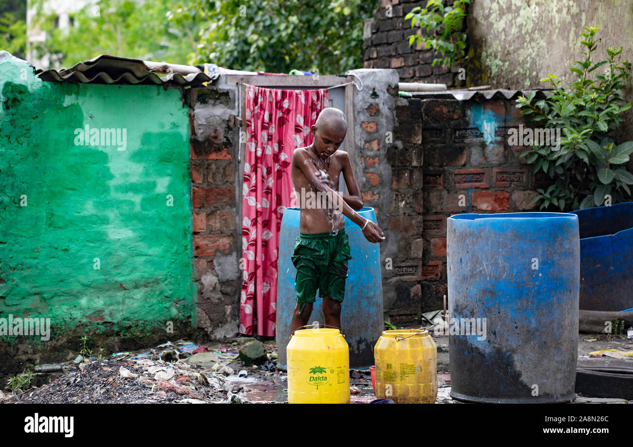Indian street photography, bathing hi-res stock photography and images ...