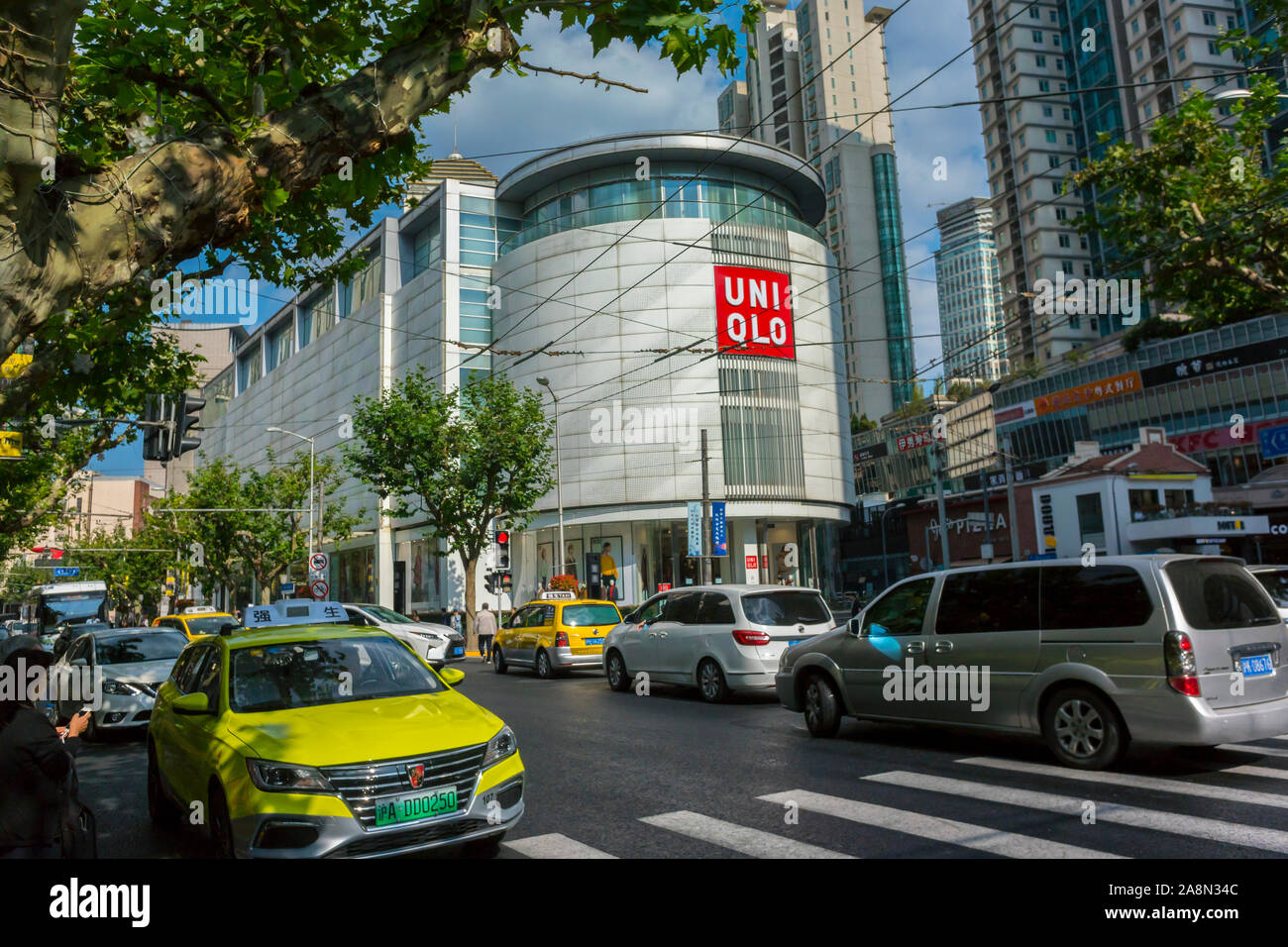 Shanghai, China, Street Scene, Shopping in Modern Commercial Center ...