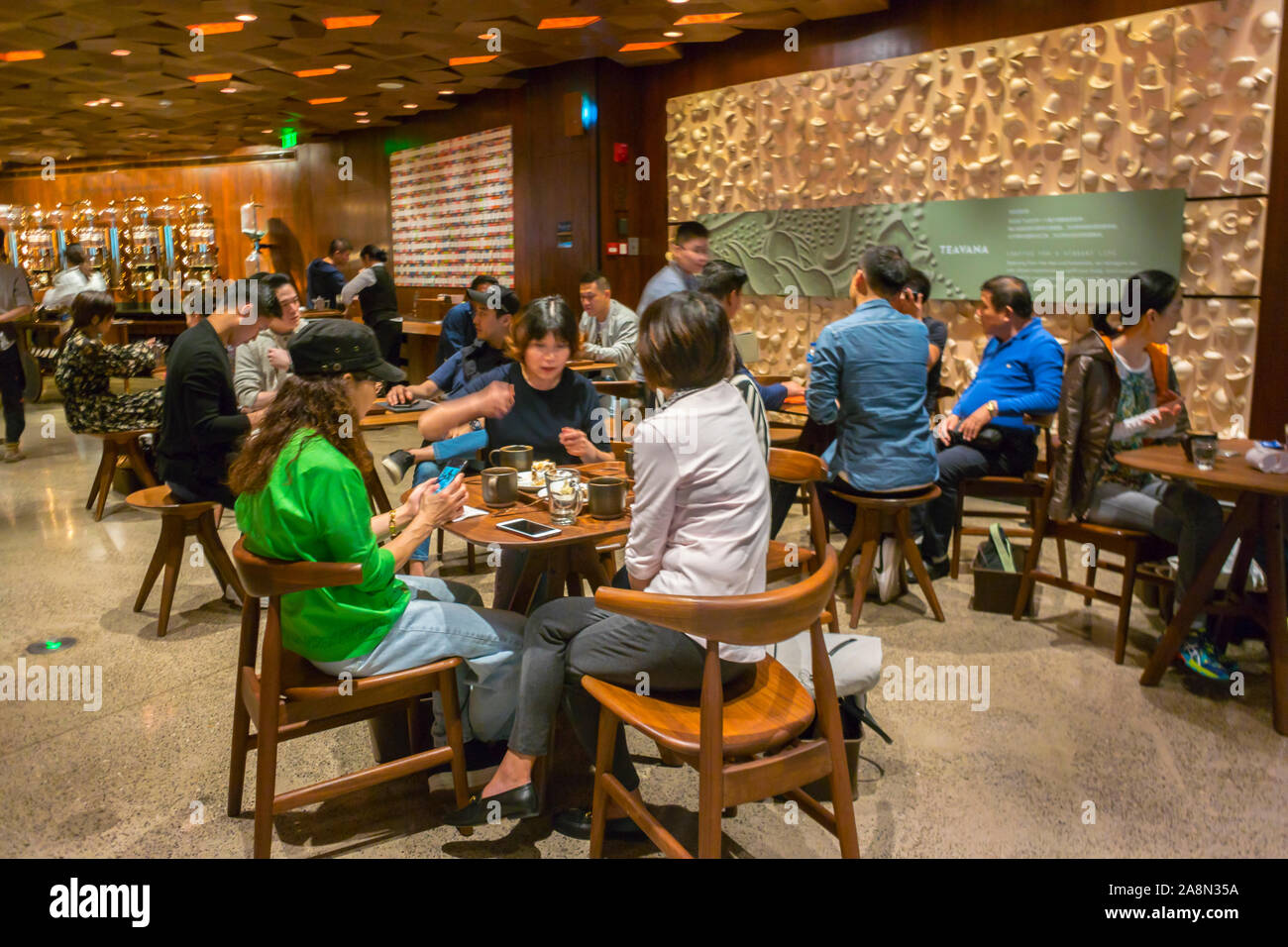 Customers chinese restaurant tables hi-res stock photography and images ...