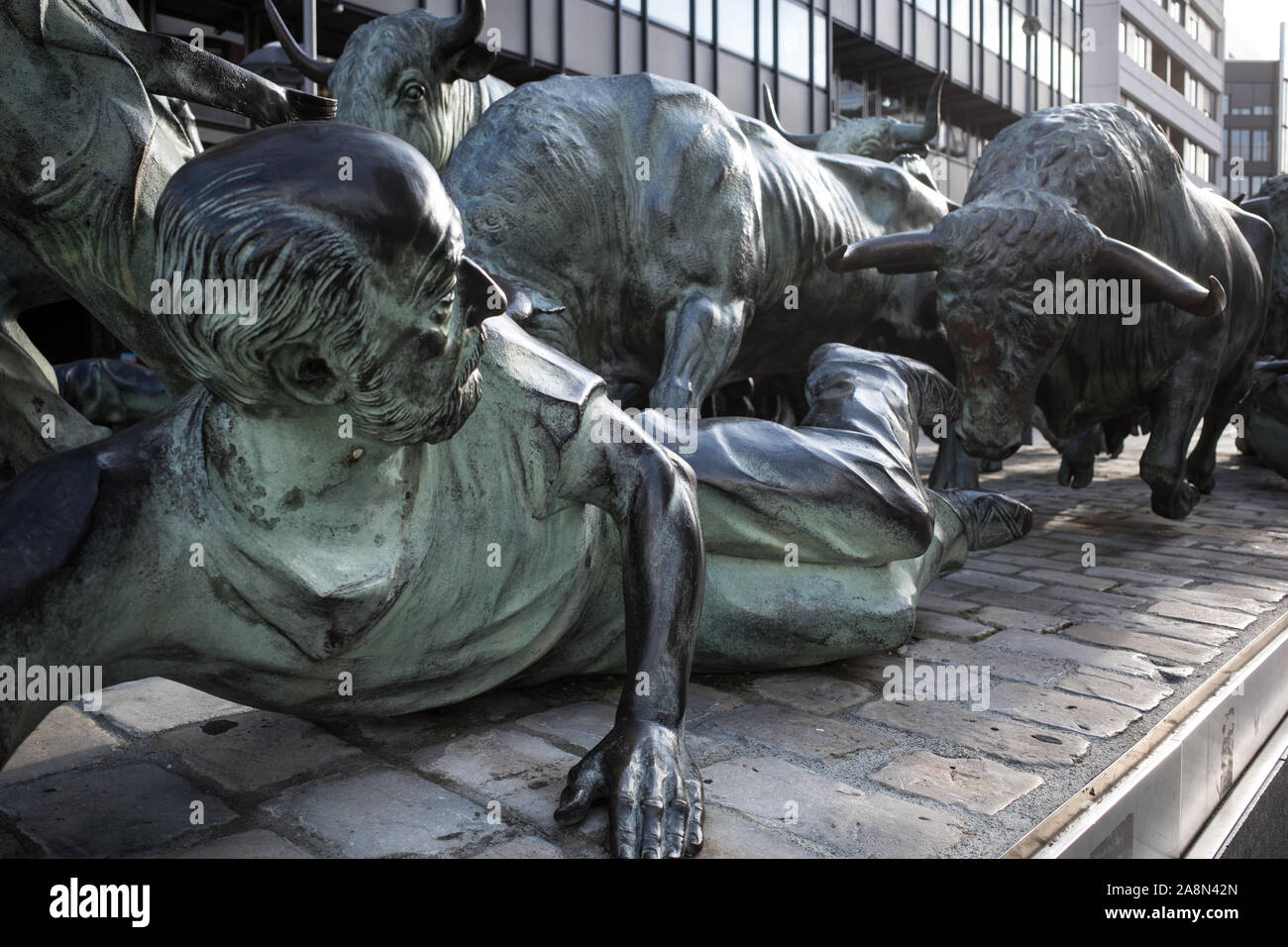 EL ENCIERRO SCULPTURE - BULLS RUNNING STATUE IN PAMPLONA - BULLS RUN ...