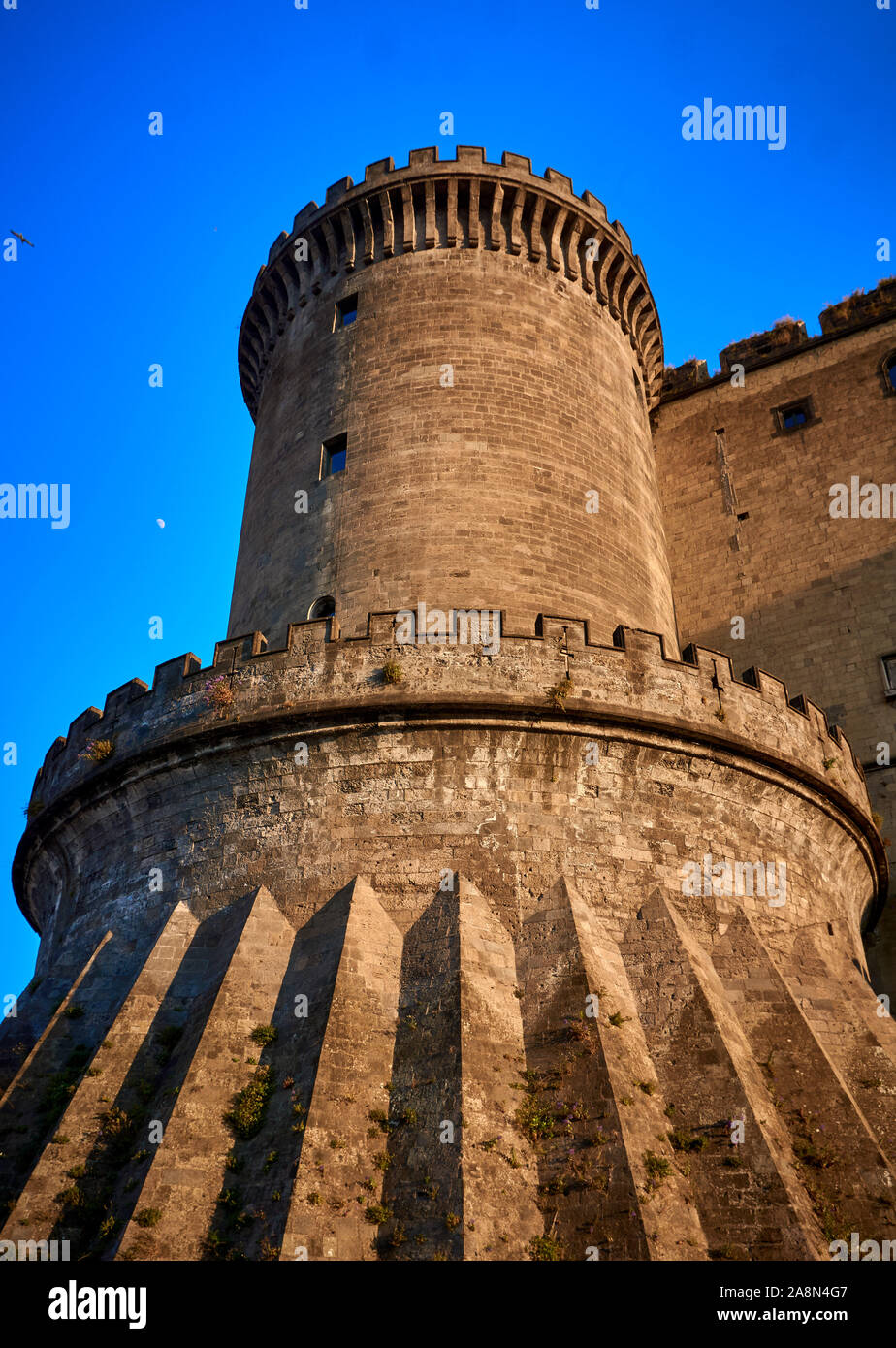 Medieval italian architecture hi-res stock photography and images - Alamy
