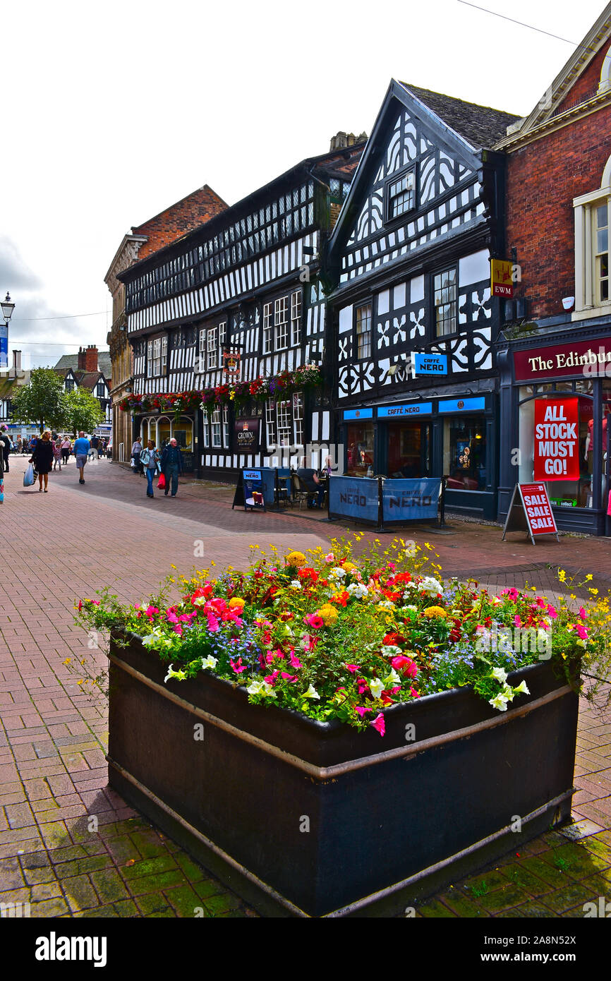 The larger of the two buildings is the Crown Inn.It was rebuilt shortly ...