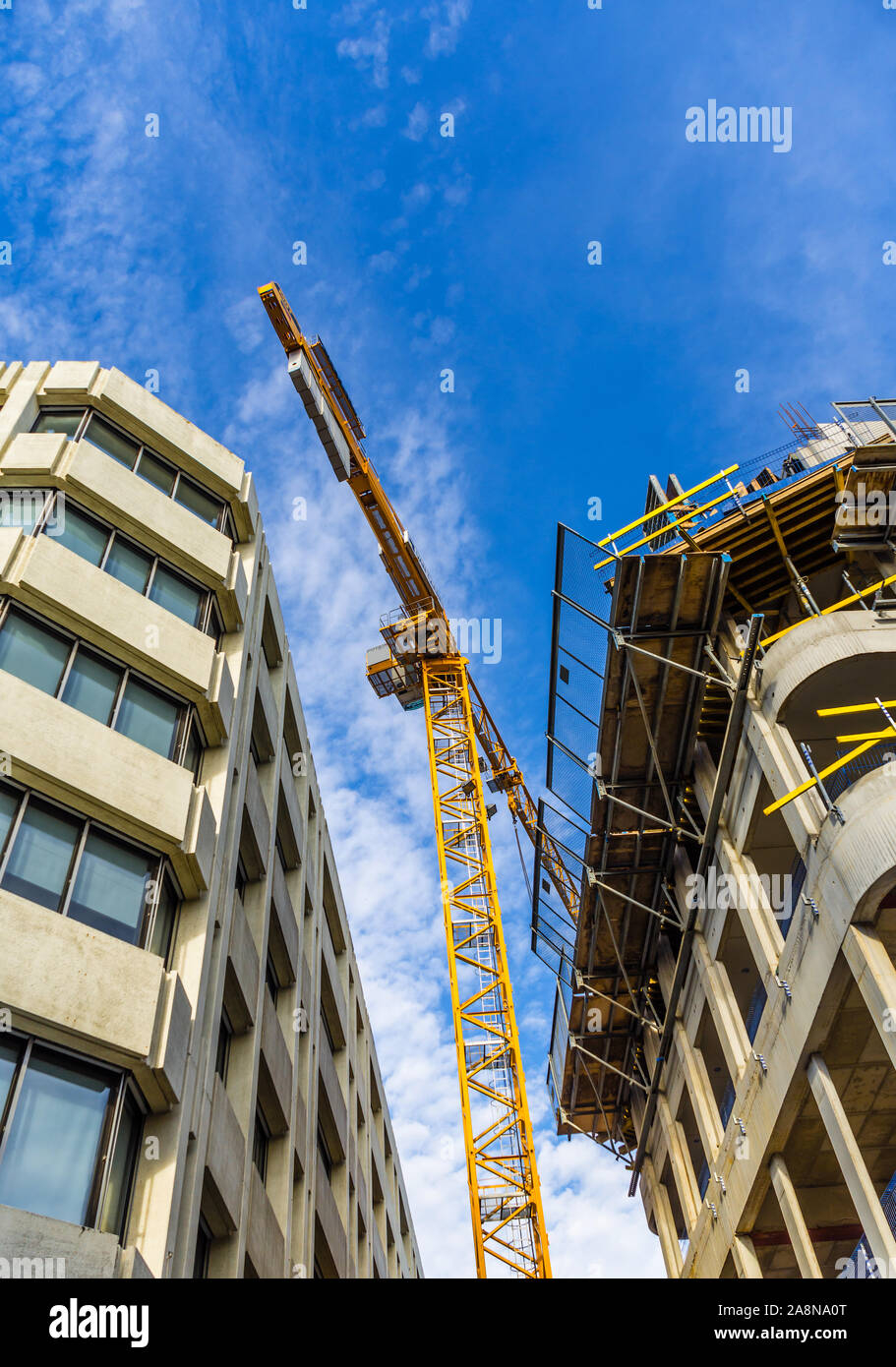 Tall crane hi-res stock photography and images - Alamy