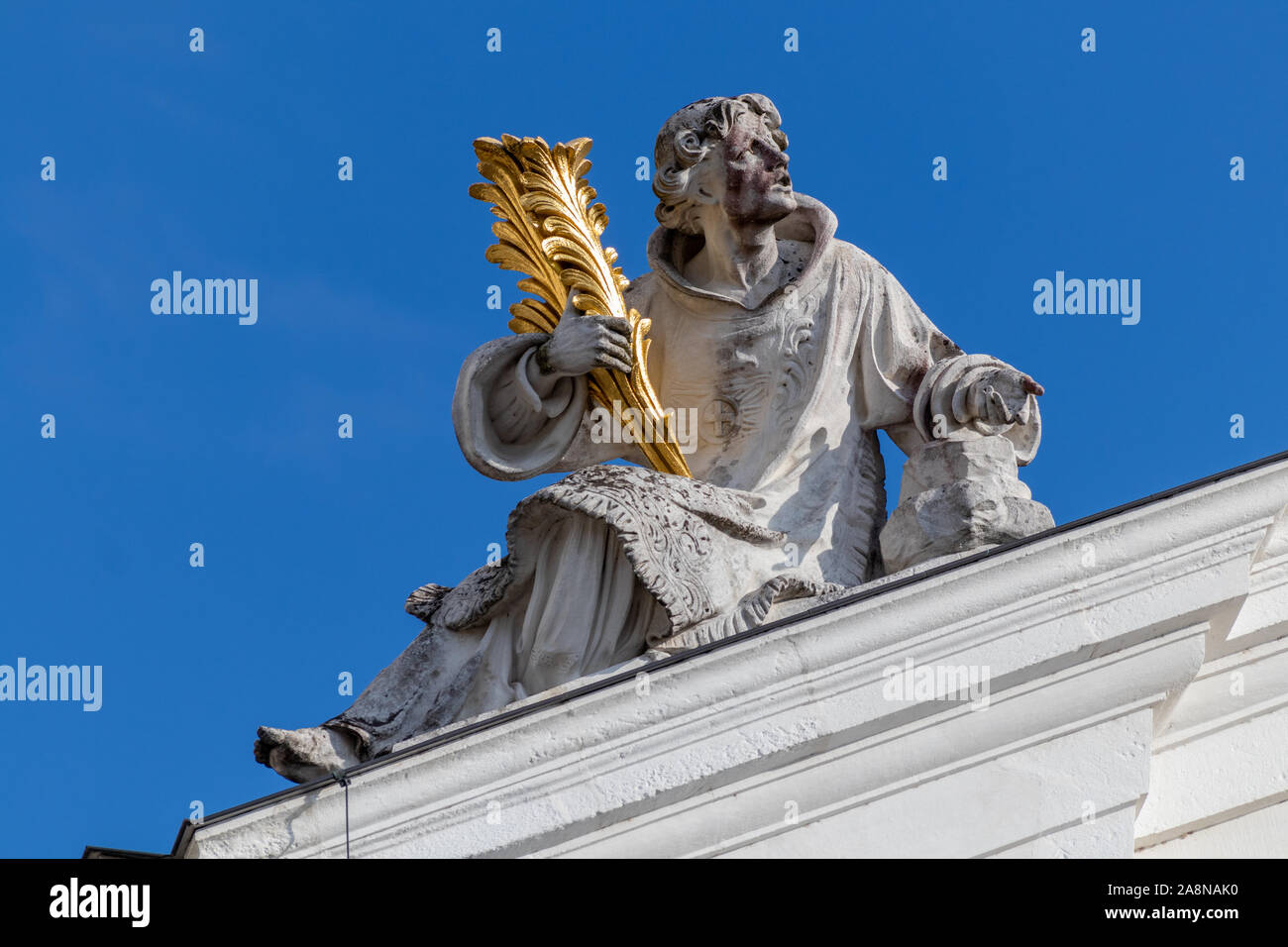 Statue on st stephens cathedral hi-res stock photography and images - Alamy