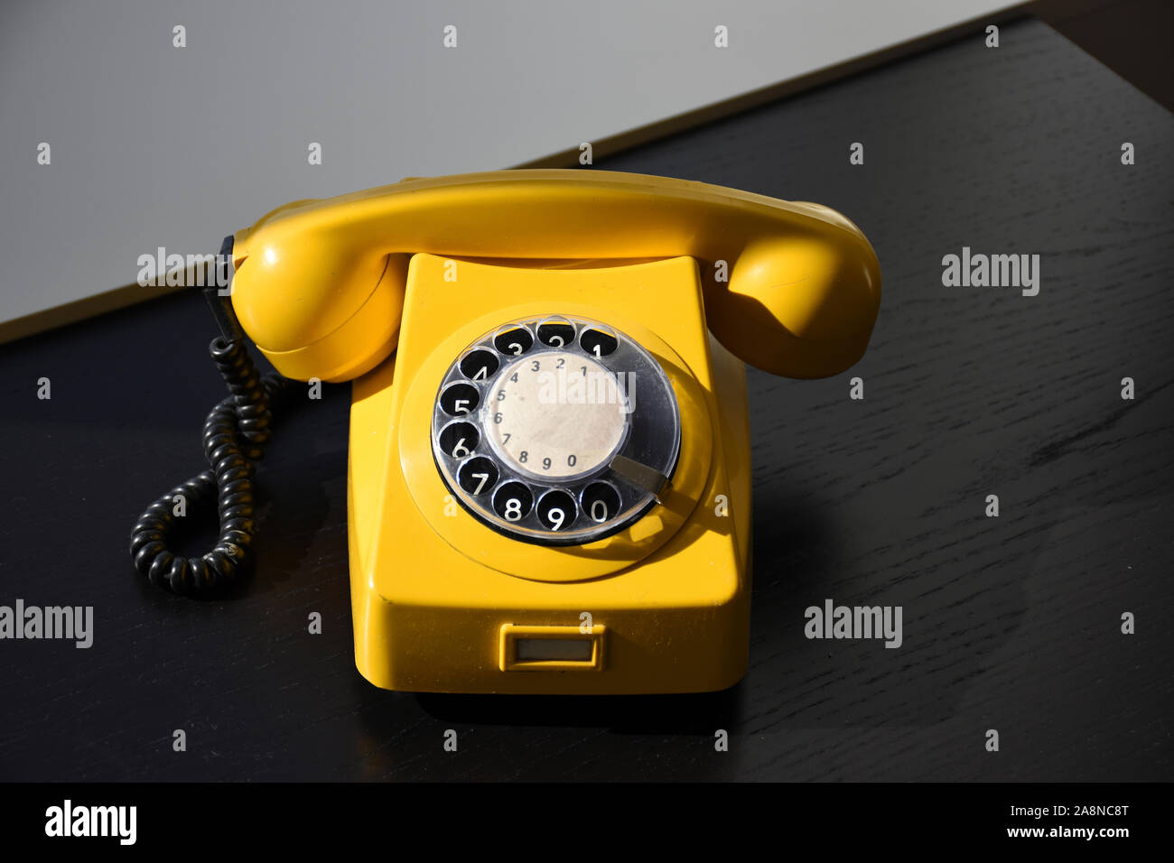 Rotary phone cord hi-res stock photography and images - Alamy