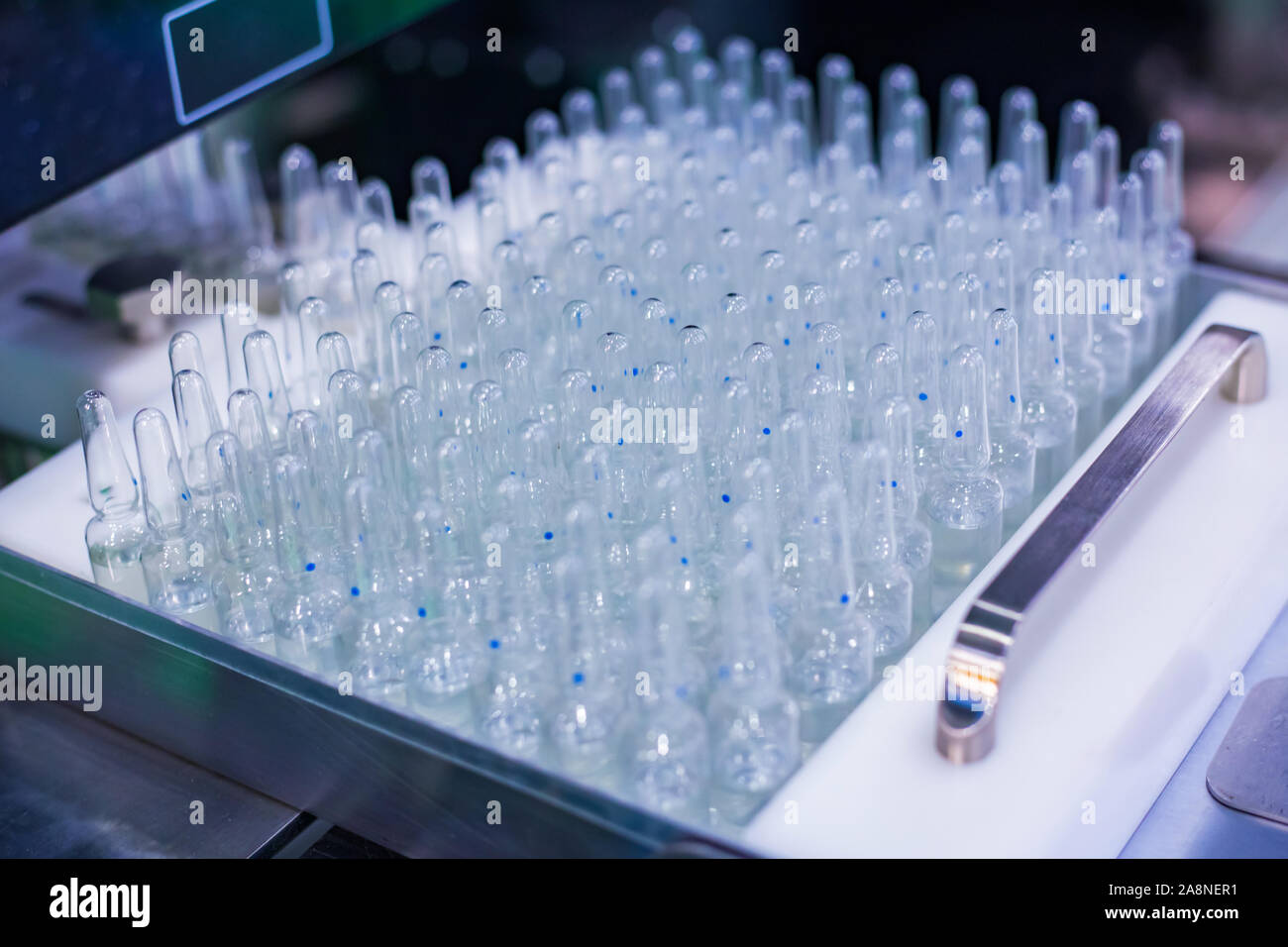 Medical glass hi-res stock photography and images - Alamy