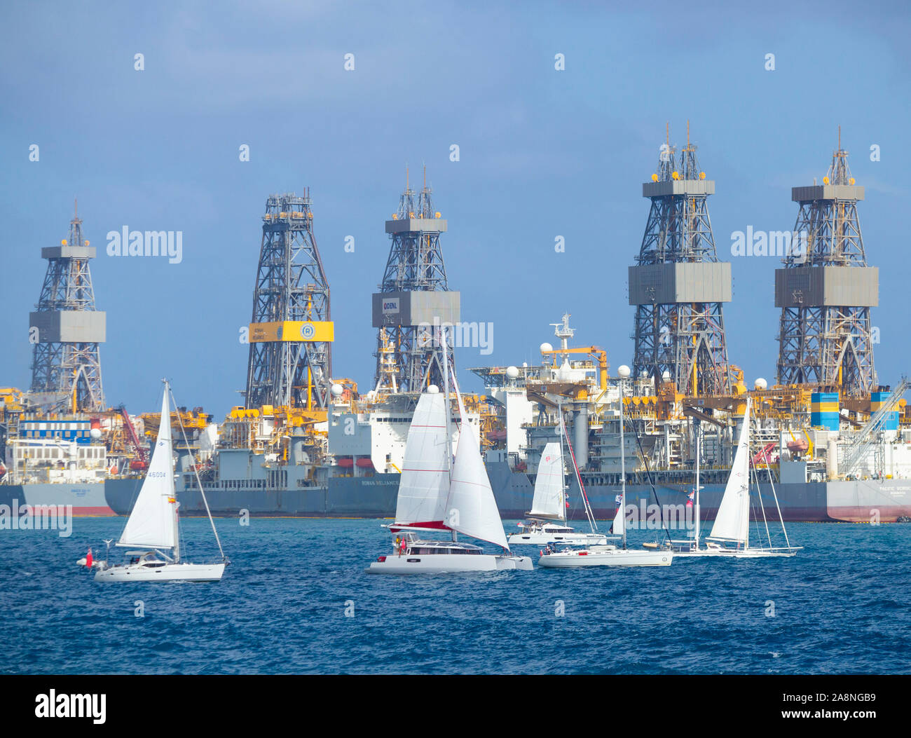 Drill ships hi-res stock photography and images - Alamy