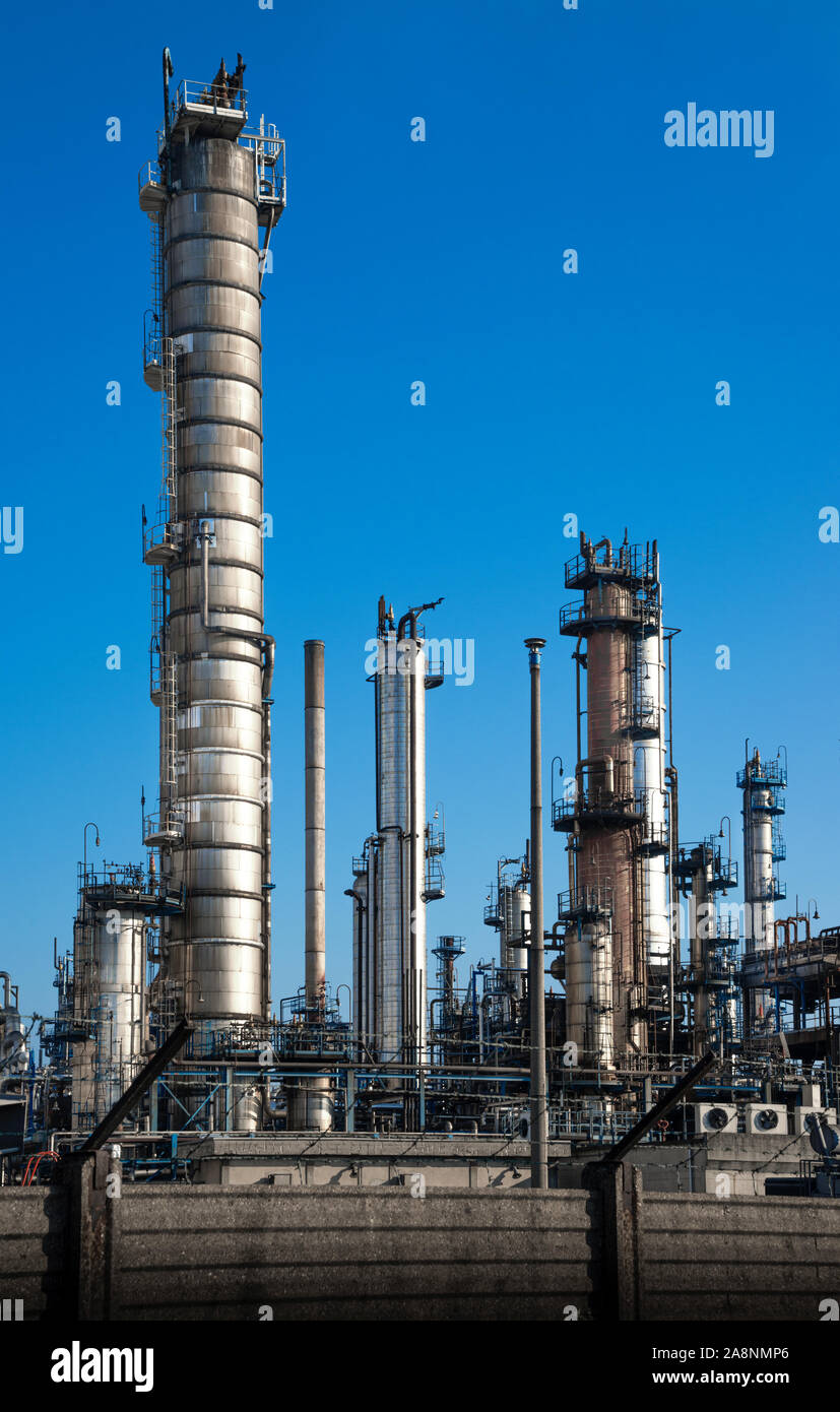 Exterior view of plant for refining oil Stock Photo - Alamy