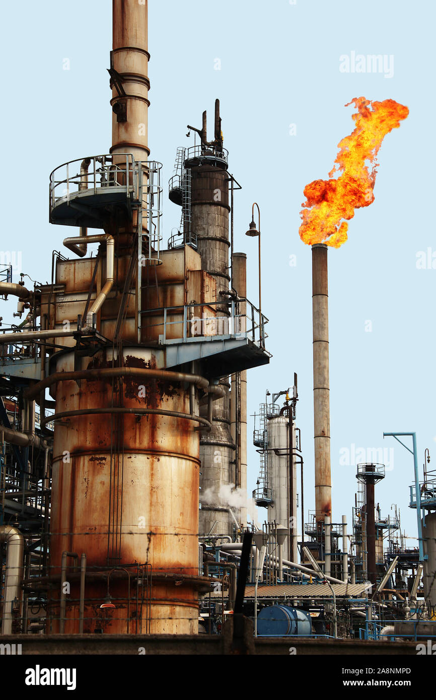 Oil refining reactor hi-res stock photography and images - Alamy