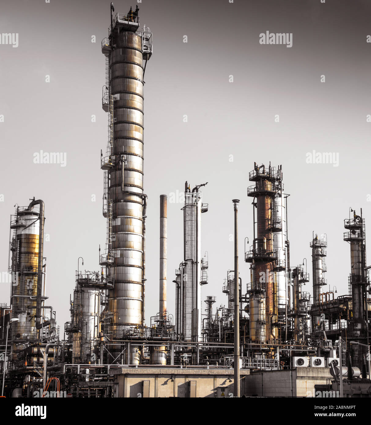 Exterior view of plant for refining oil Stock Photo - Alamy