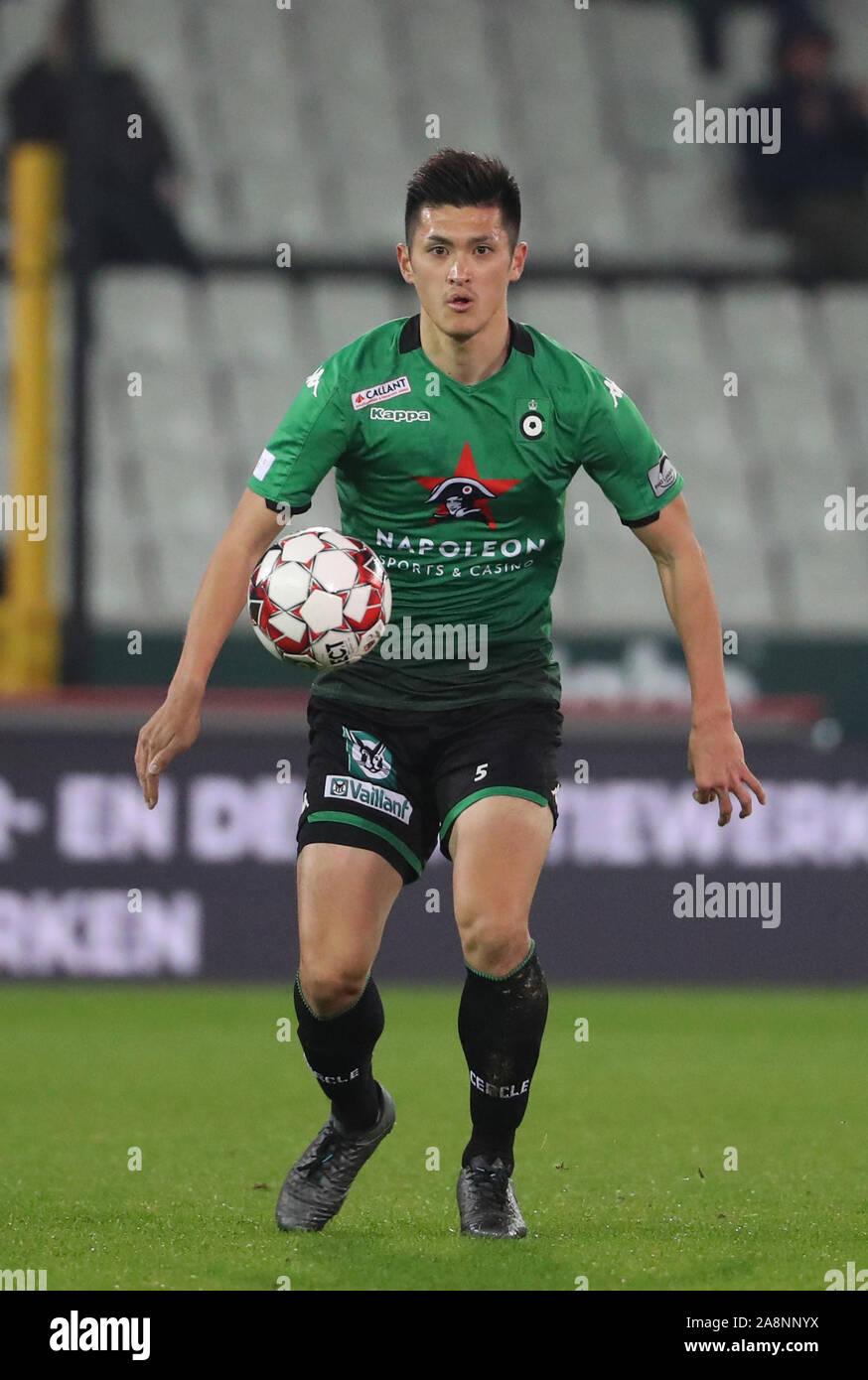 BRUGGE, BELGIUM - NOVEMBER 09: Naomichi Ueda of Cercle in action during the Jupiler Pro League ...
