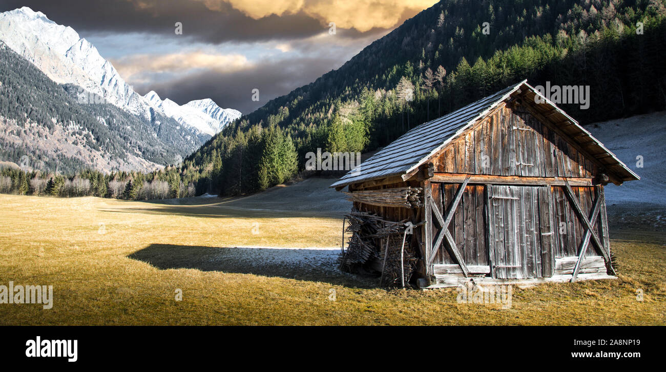 Alpine hut hi-res stock photography and images - Alamy