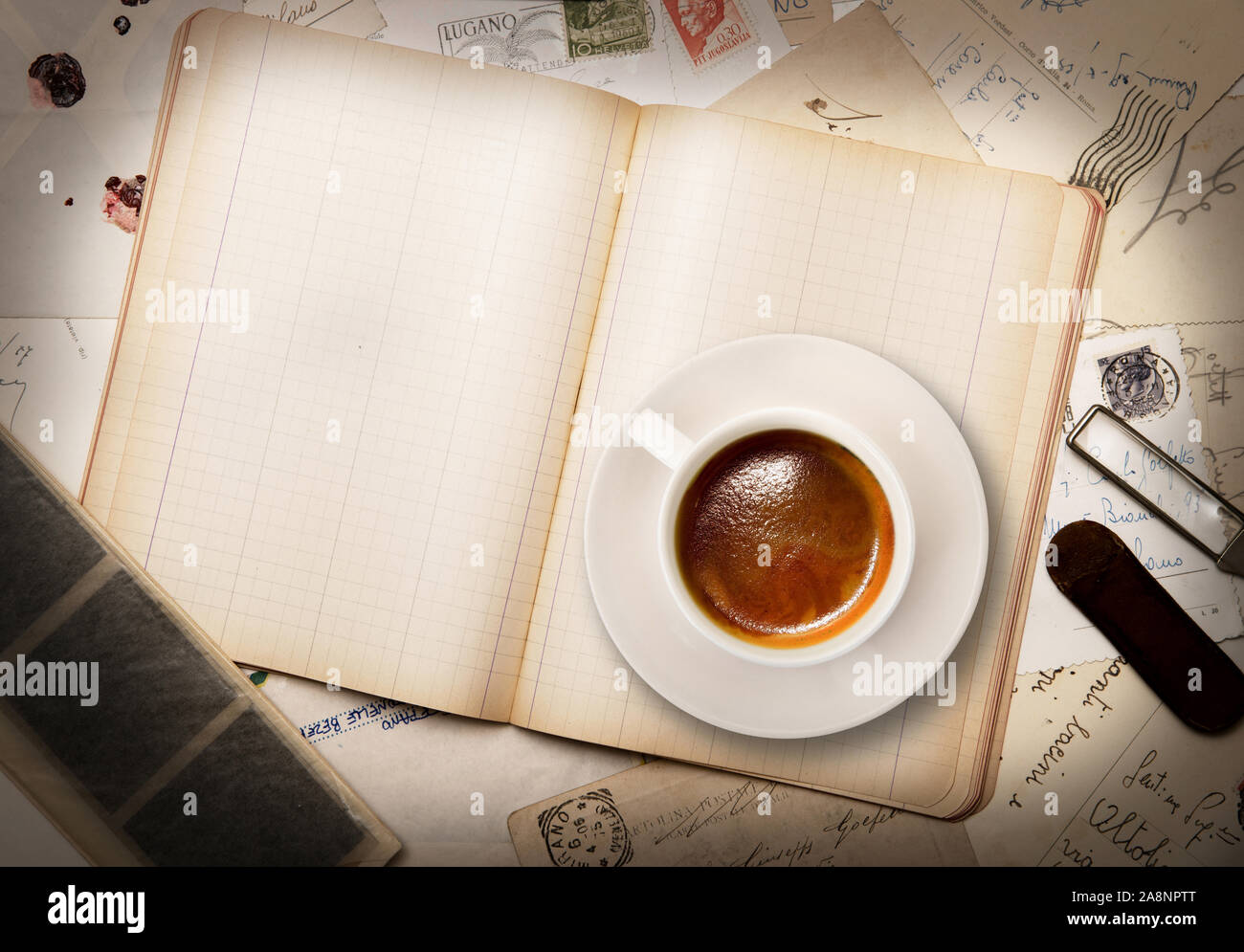 old vintage paper for correspondance background Stock Photo - Alamy