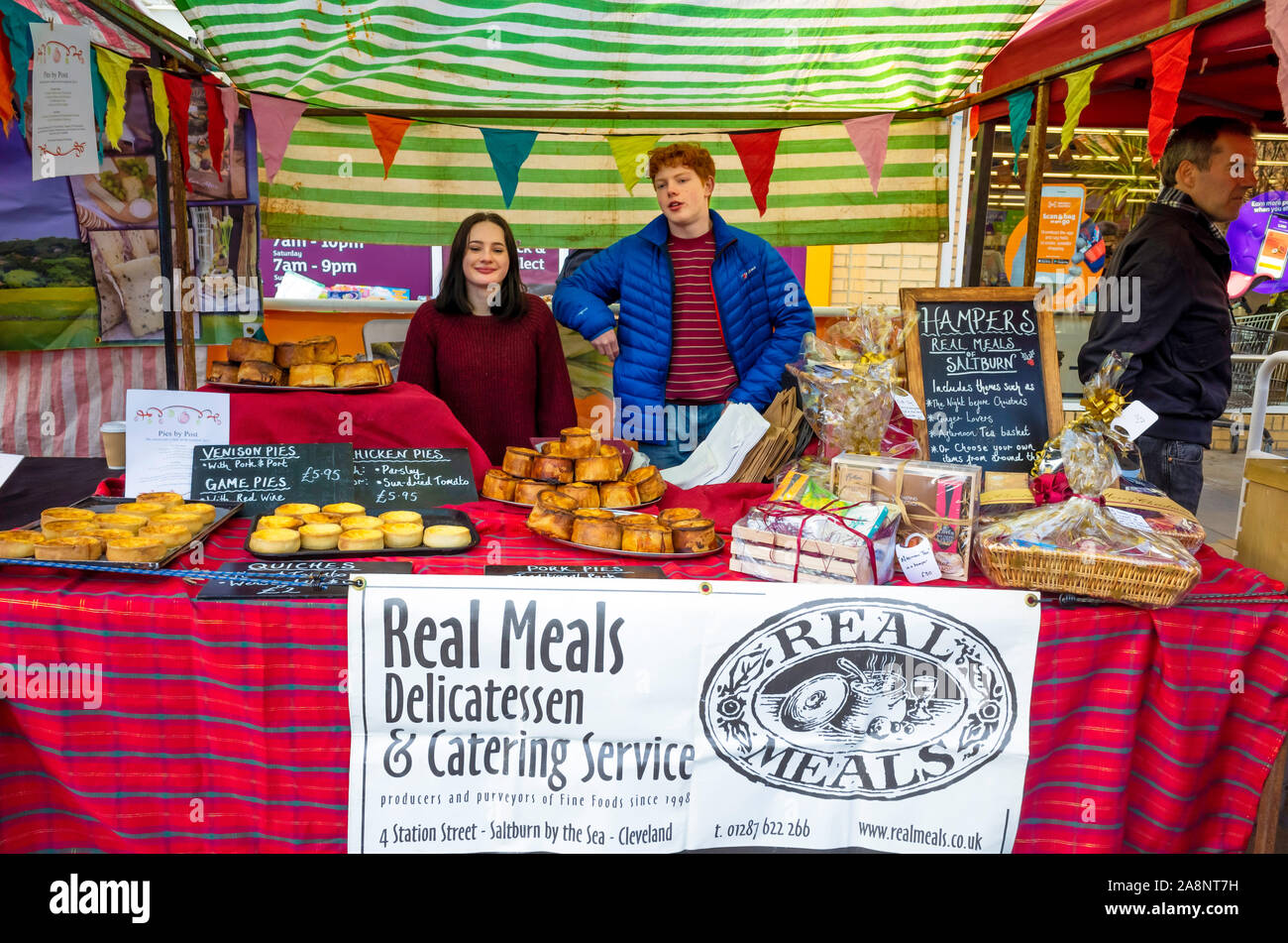 Pies selling hi-res stock photography and images - Alamy