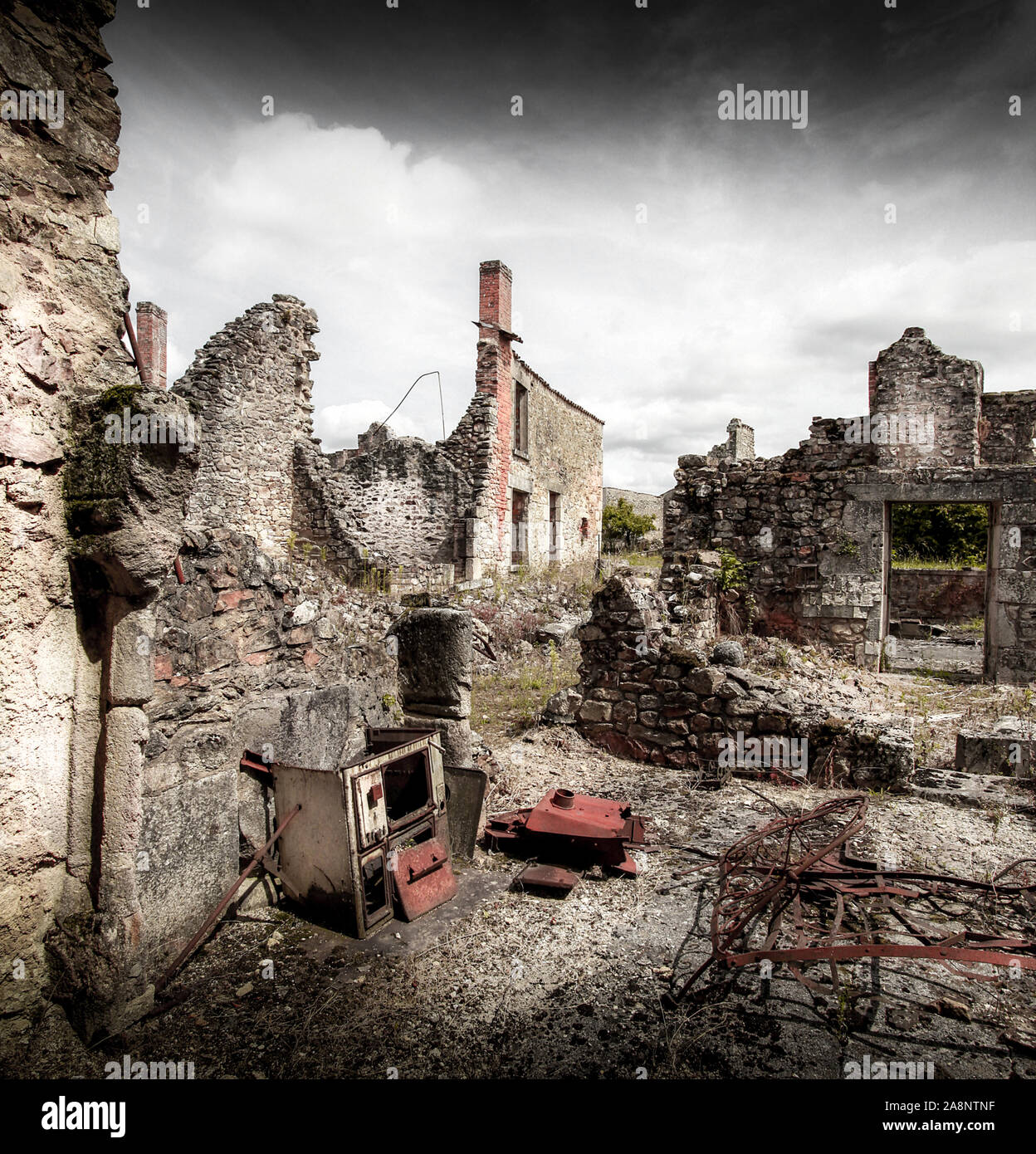 Ruins of houses destroyed by bombardment in the second world war Stock ...