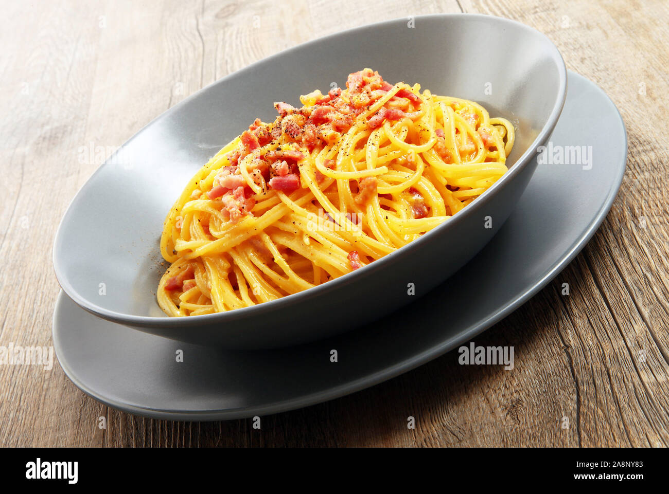 original italian spaghetti with carbonara sauce Stock Photo - Alamy