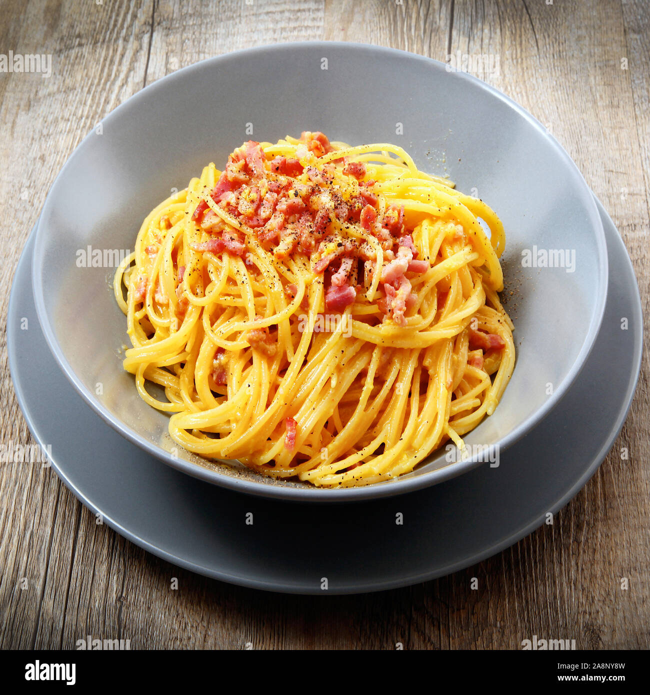 original italian spaghetti with carbonara sauce Stock Photo - Alamy